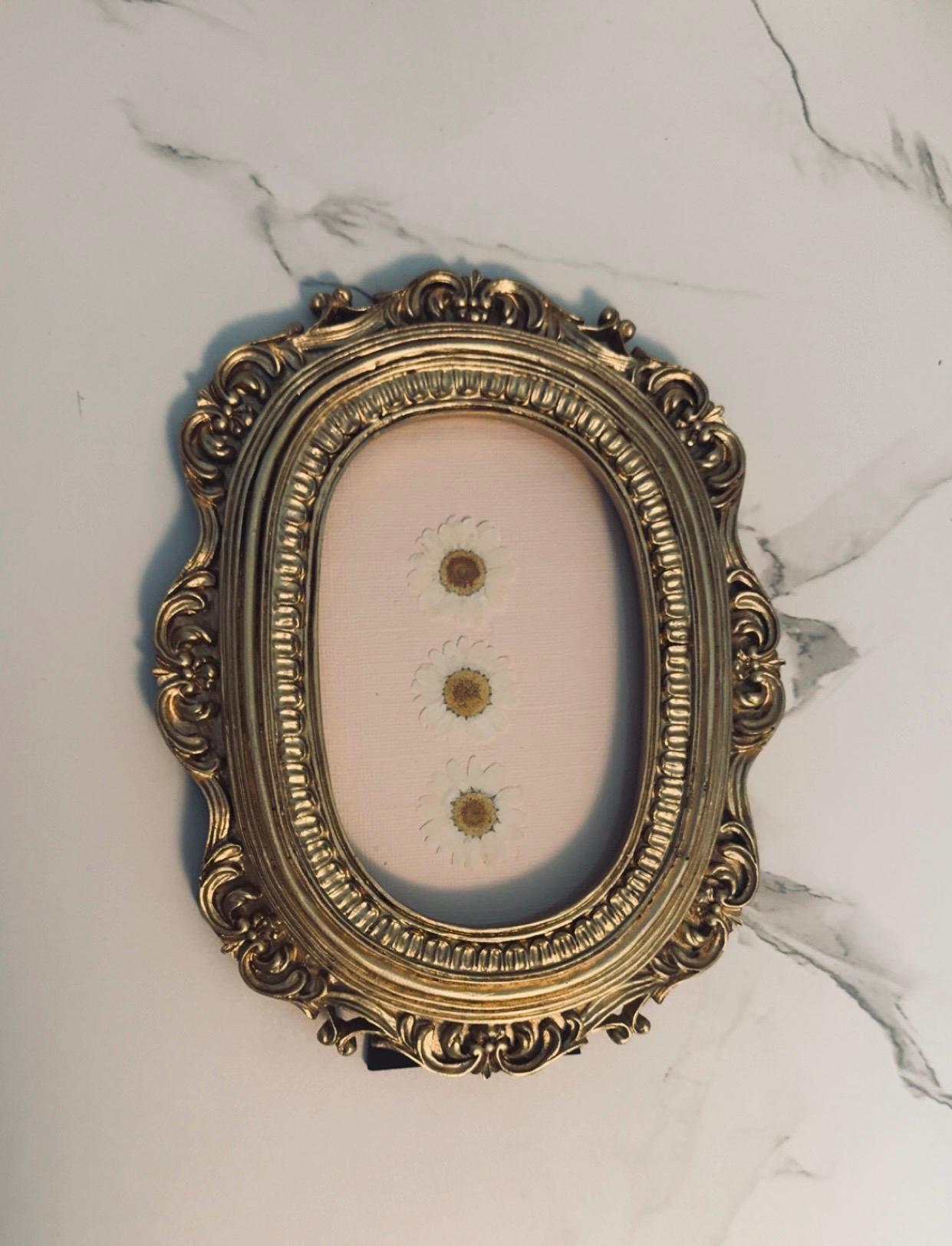 Gold Antique Style Ornate Vintage Frame Pressed Flowers With Multiple ...