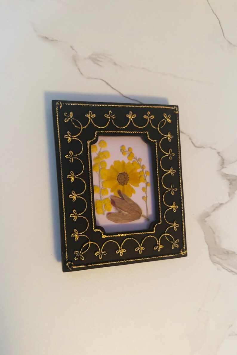 Antique Style Ornate Vintage Frame With Pressed Flowers the Perfect ...