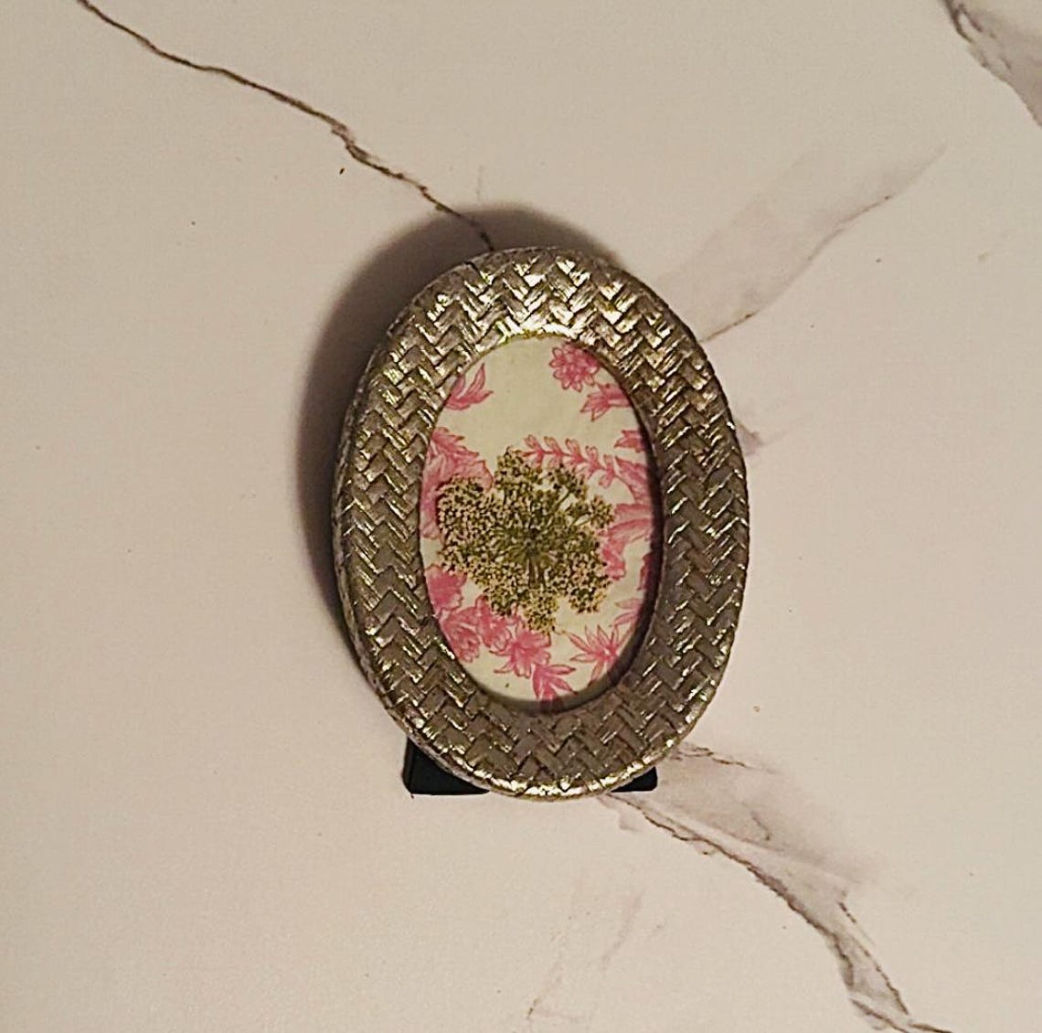 Silver Antique Style Oval Textured Frame Pink Chinoiserie Background ...