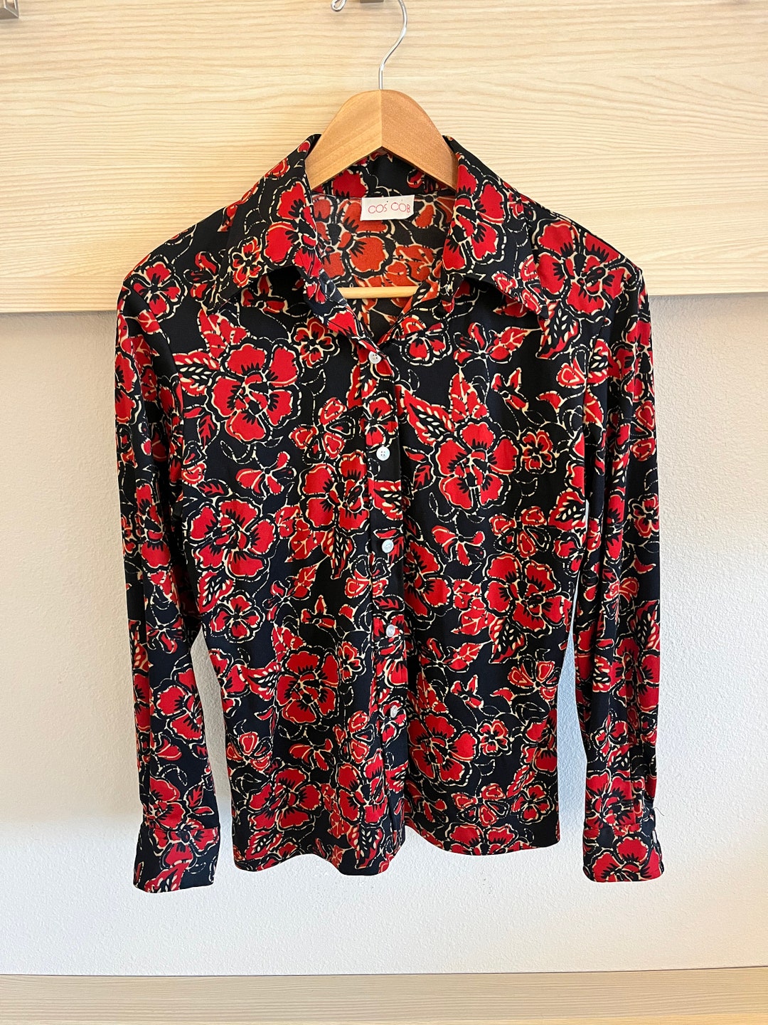 Vintage 1970s Cos Cob Red Floral Polyester Wing Tip Button - Etsy