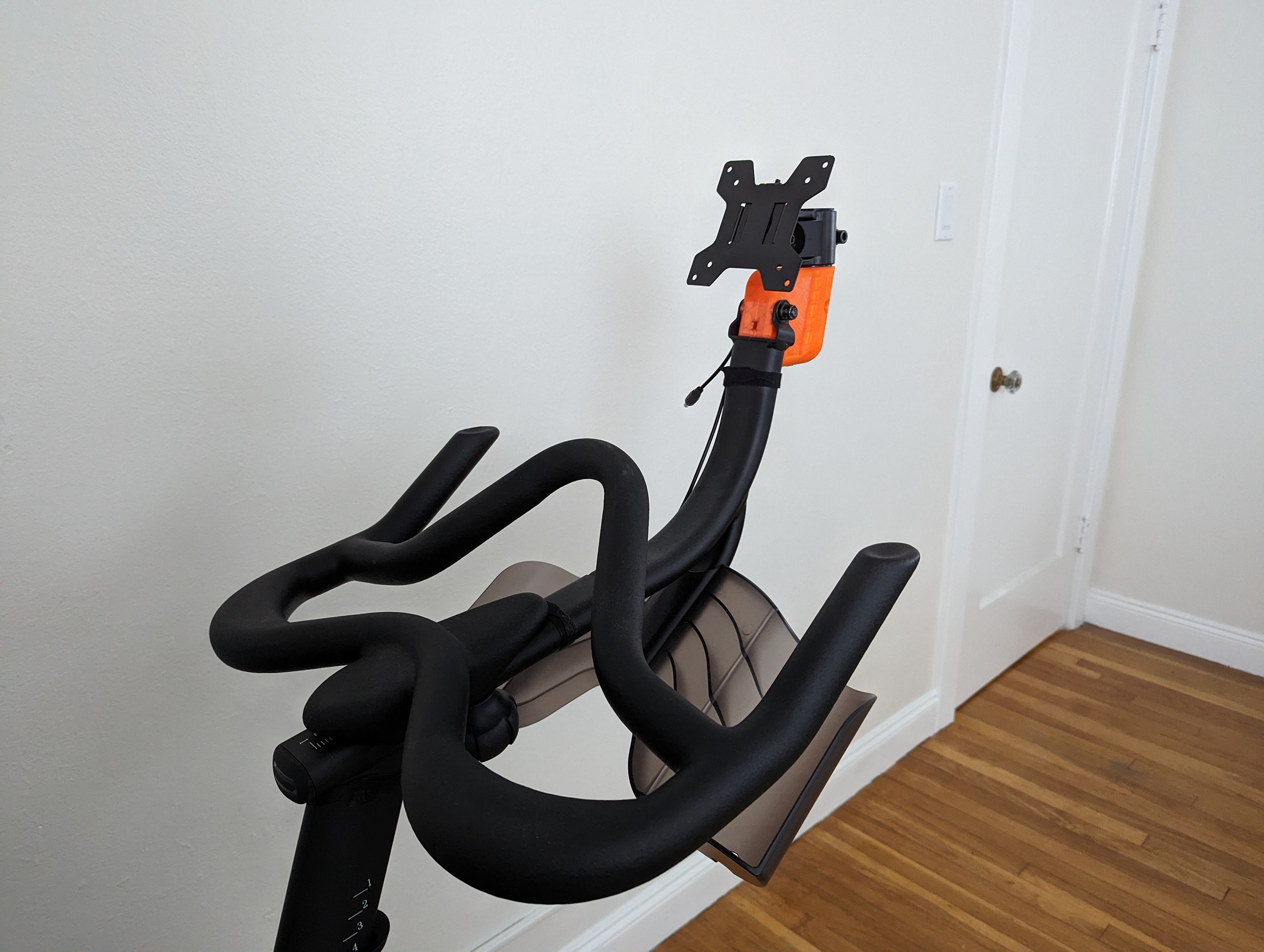 Pivot VESA Monitor Adapter Mount for Echelon Connect Bike GT+, EX-5 - Etsy