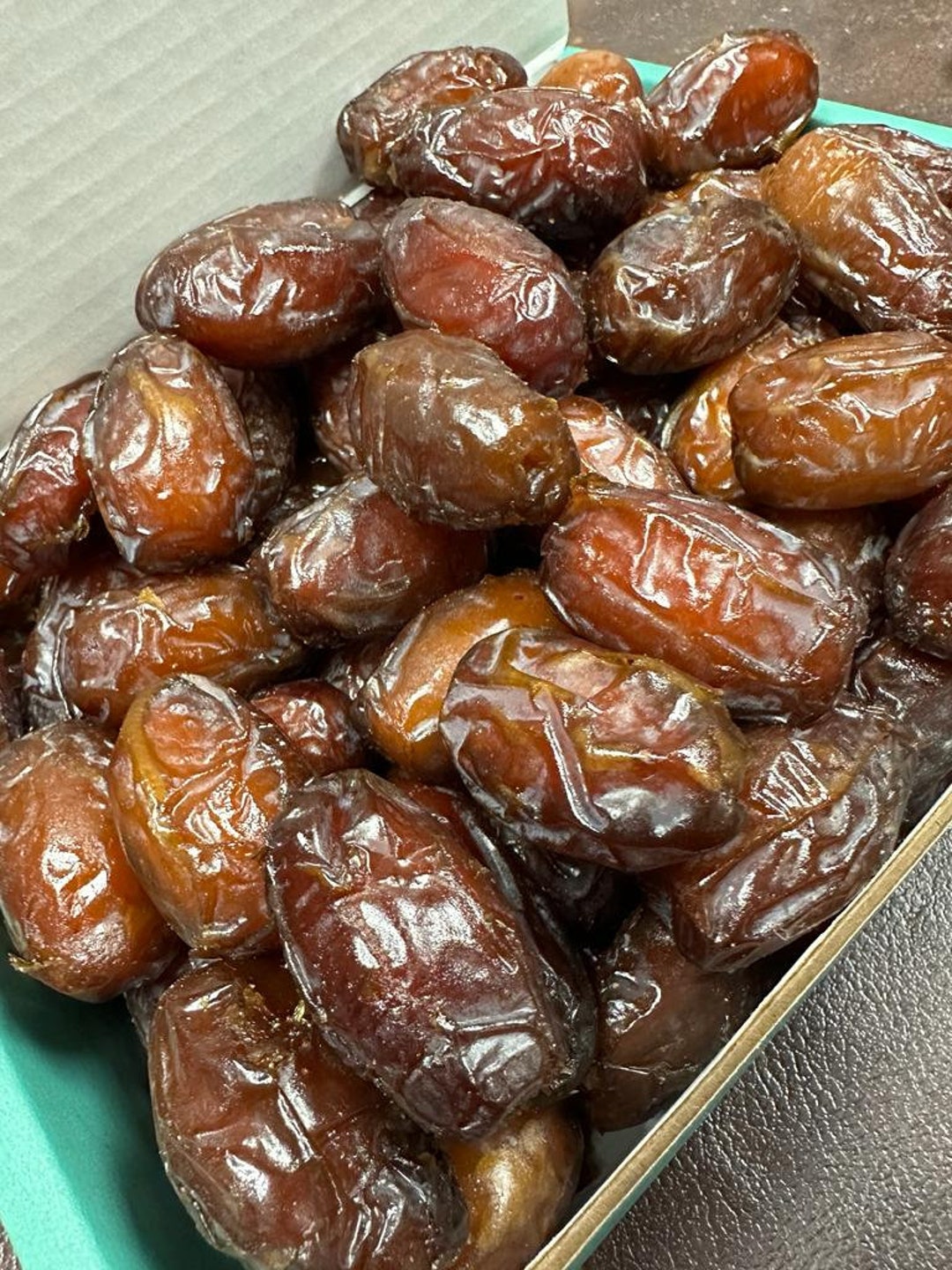 Fresh JUMBO Medjool Dates / Fresh 2024 Harvest Soft and Juicy Dates ...