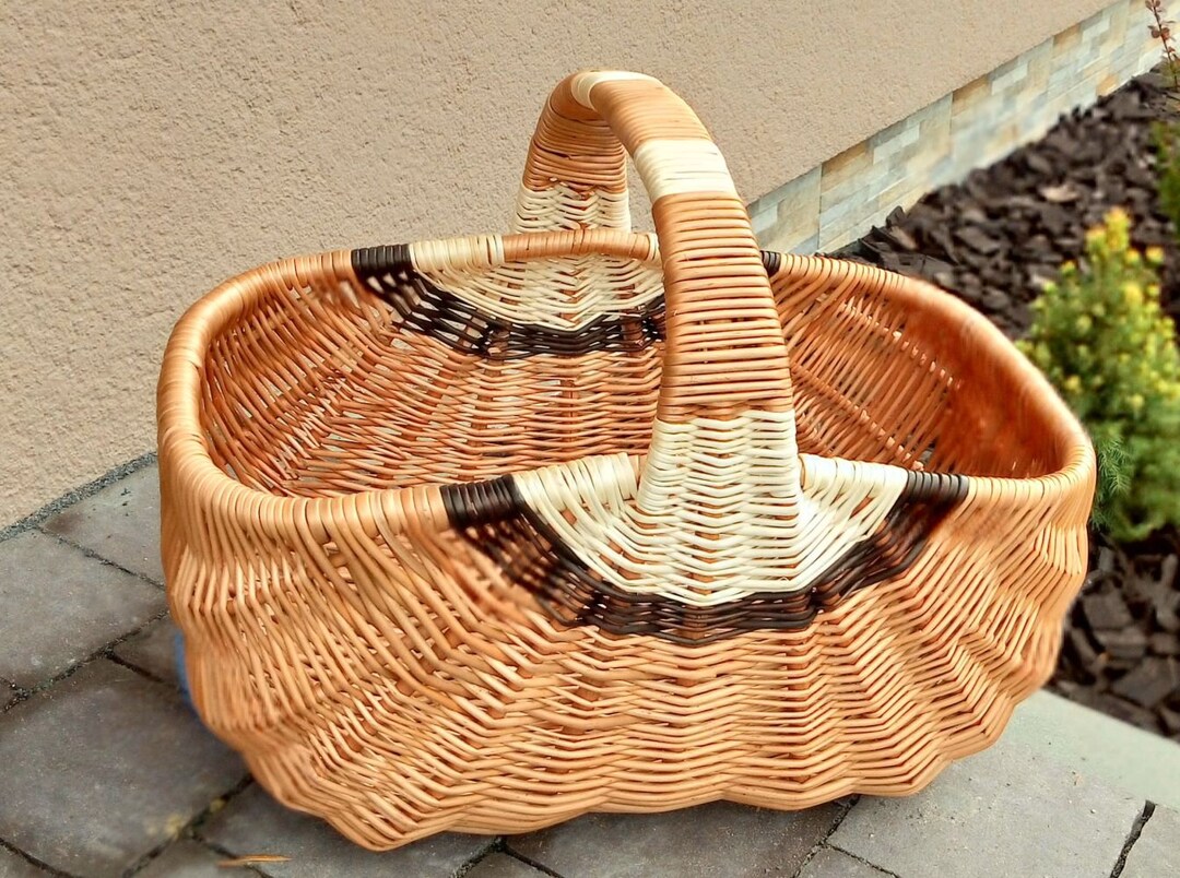 Natural Wicker Basket for Shopping, Basket, Natural Color of Wicker ...