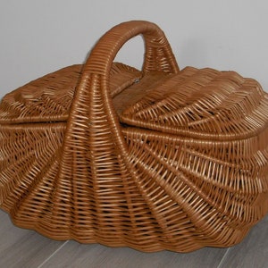 Wicker Shopping Basket in Natural Color, Closed Ecological Basket ...