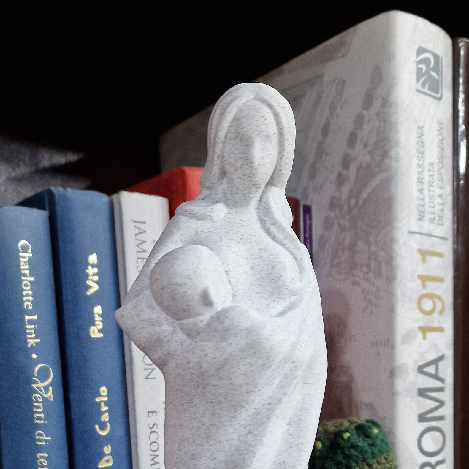3D Printed Motherhood Statue - Symbol of Love and Family Bonding ...