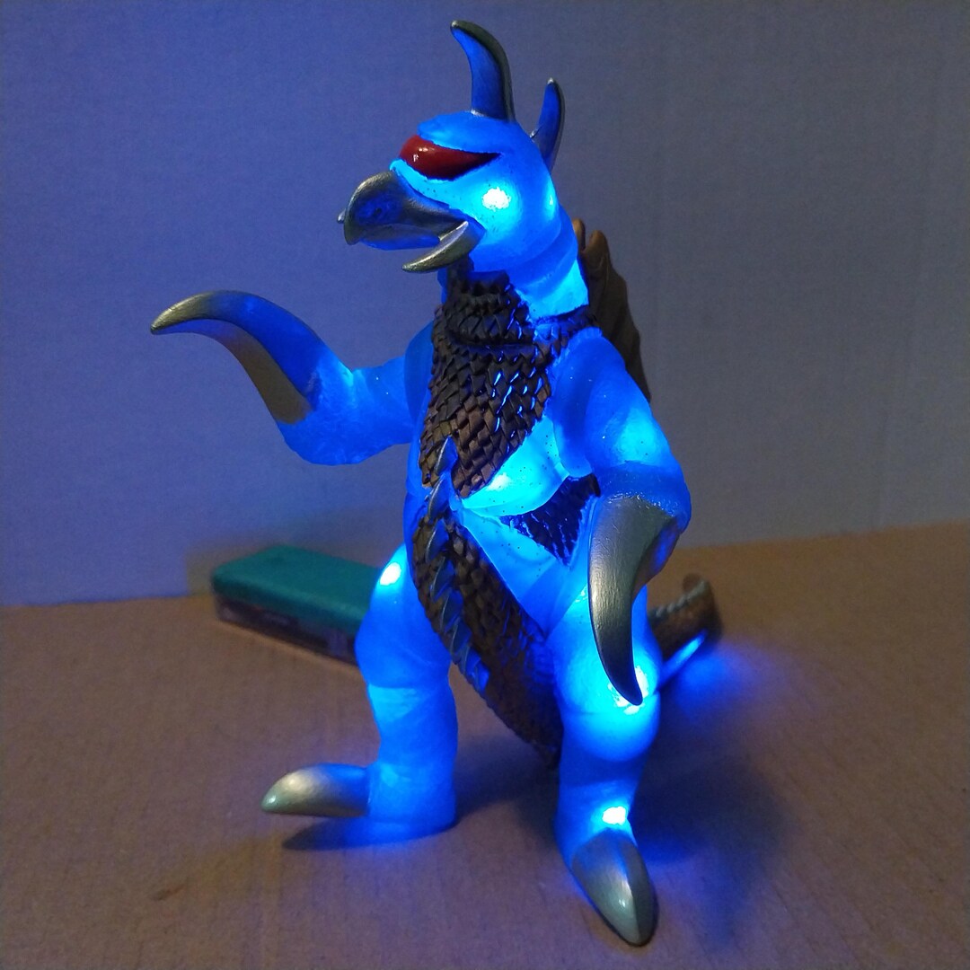 Night Light GIGAN - Customized Bandai 6" Vinyl Figure With Battery ...