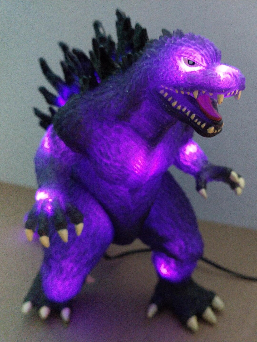 Night Light Godzilla 2000 - Bandai USA 'fusion Series' Vinyl Figure ...