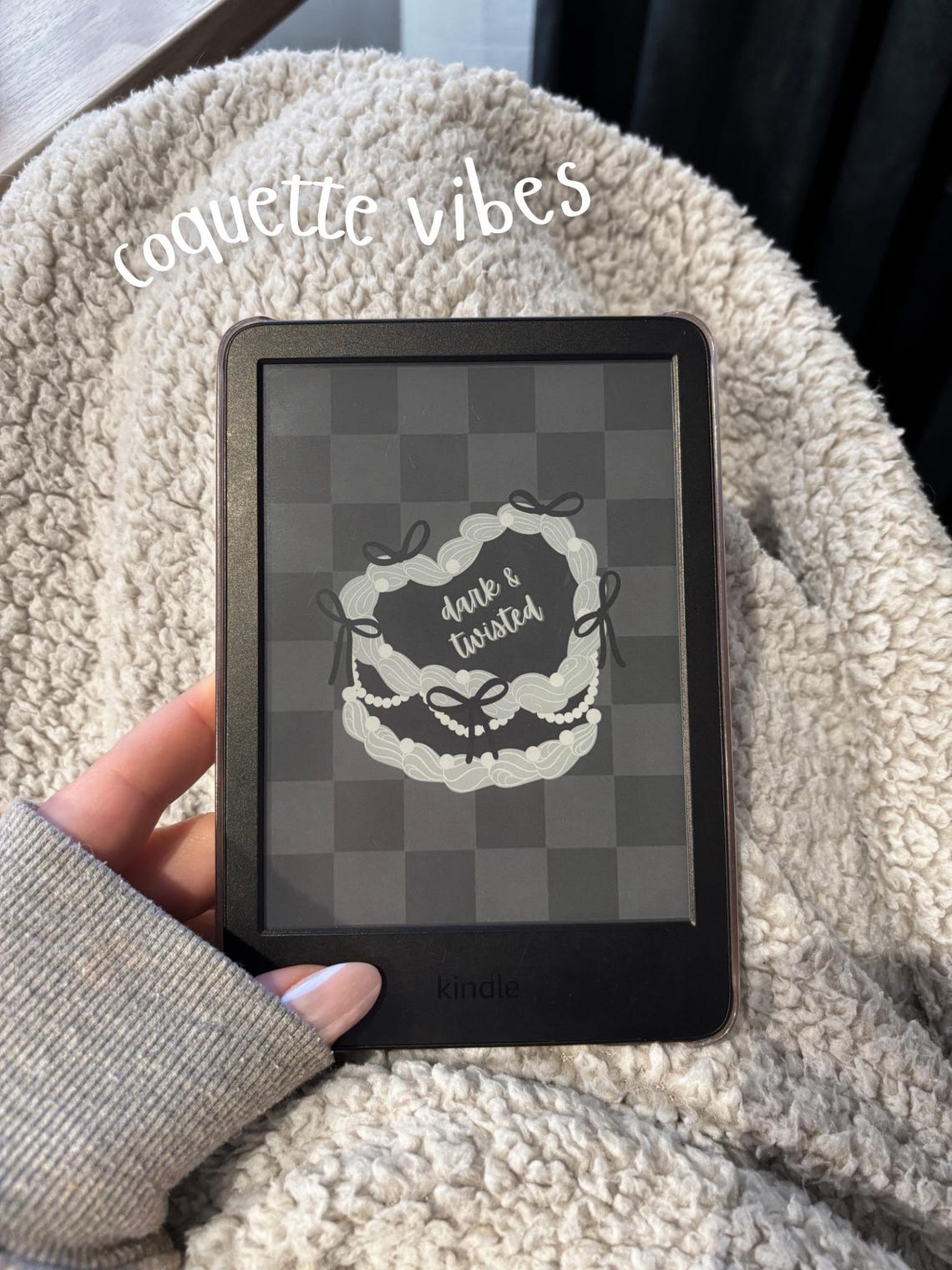 Kindle Dark and Twisted Cake Lock Screen BORDERLESS Coquette Lock ...