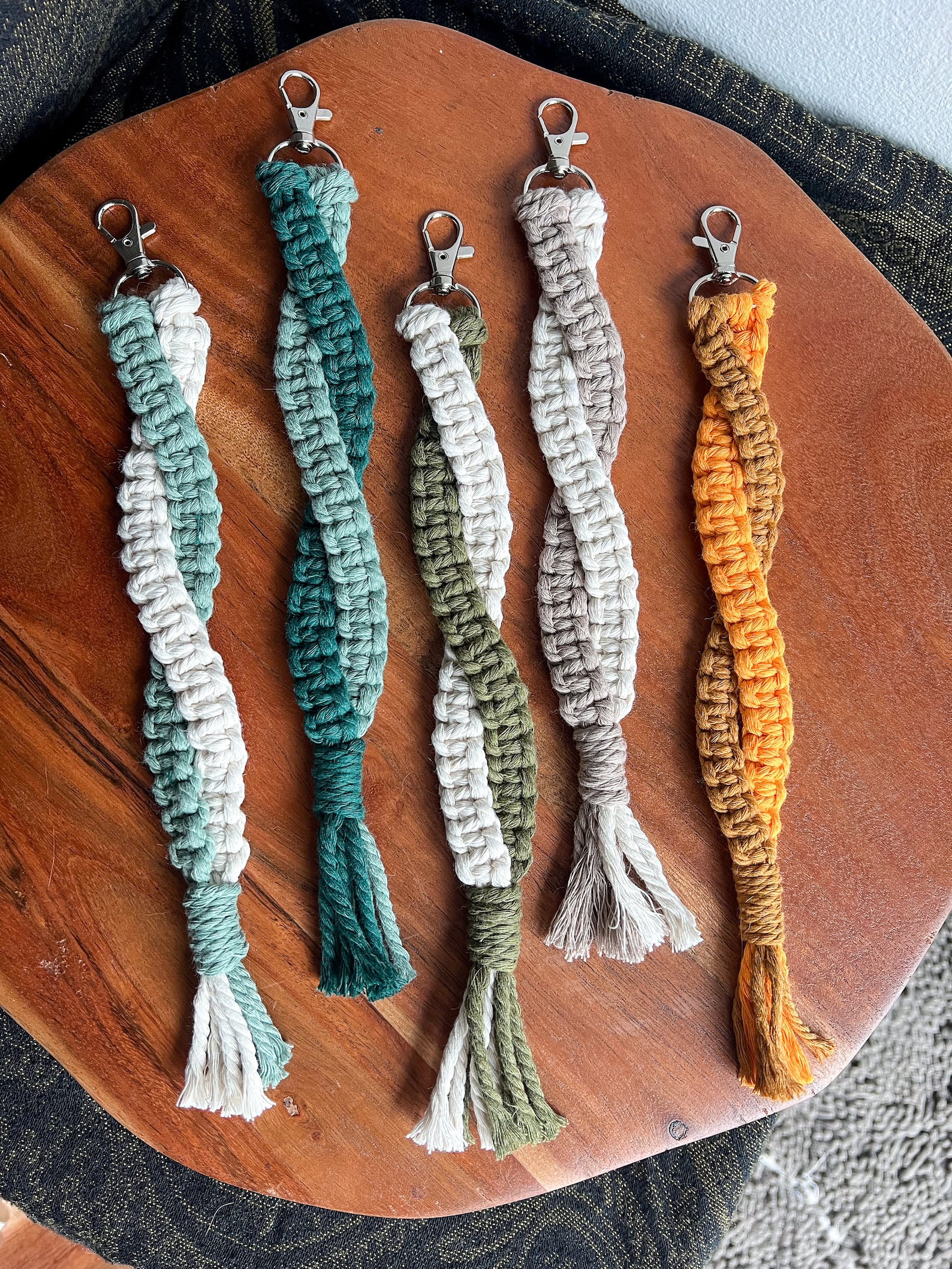 Two Toned Twist Keychain - Etsy