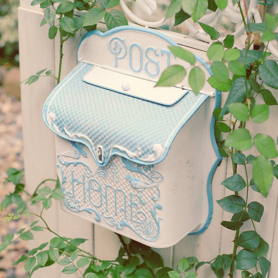 Retro Antique Mailbox Farmhouse Mailbox, Farmhouse Porch, Garden Decor ...