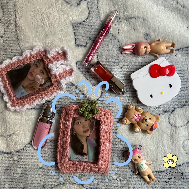 Crochet strawberry Photocard Holder - Etsy