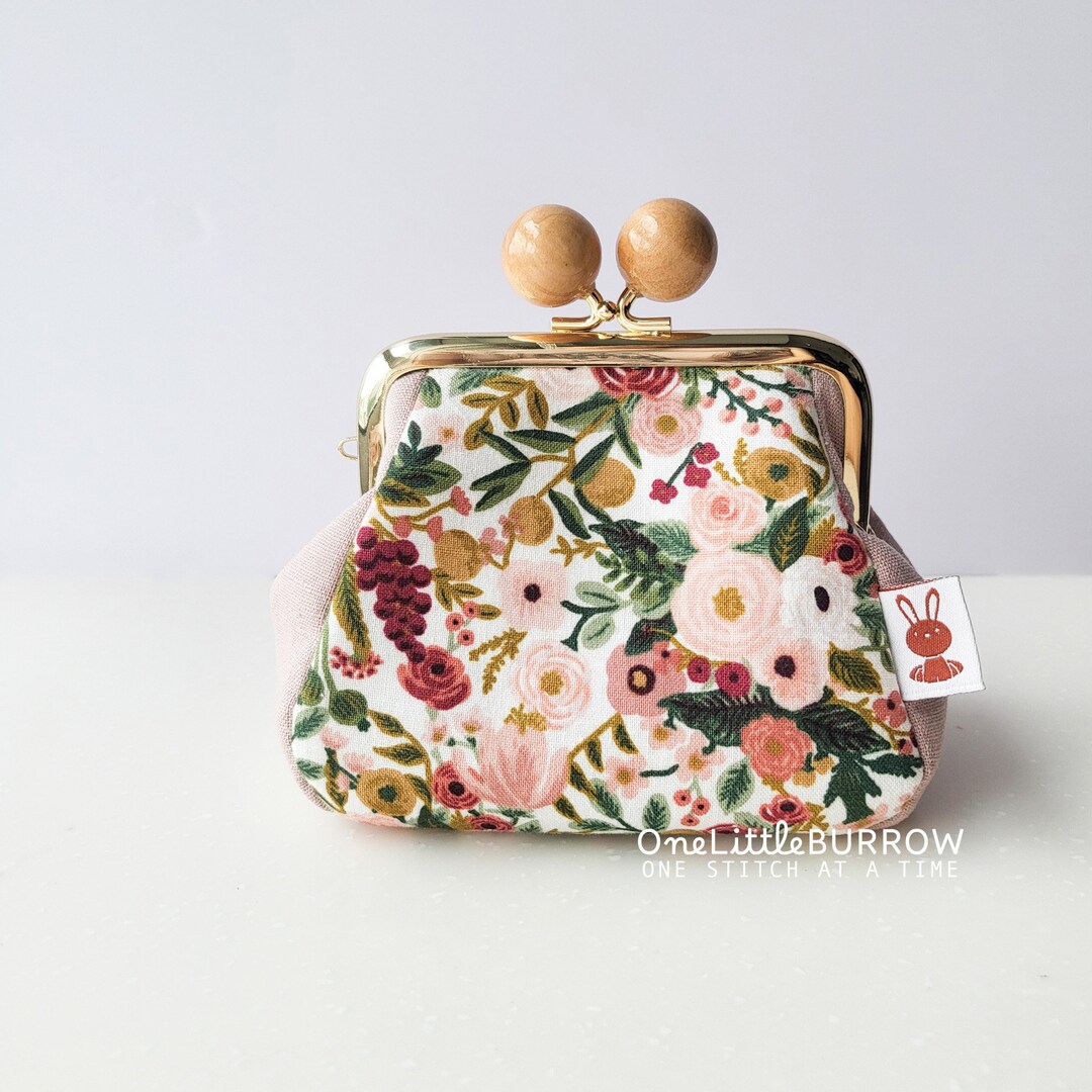 Little Kiss Clasp Coin Purse ROSA Metal Frame Coin Purse With Floral ...