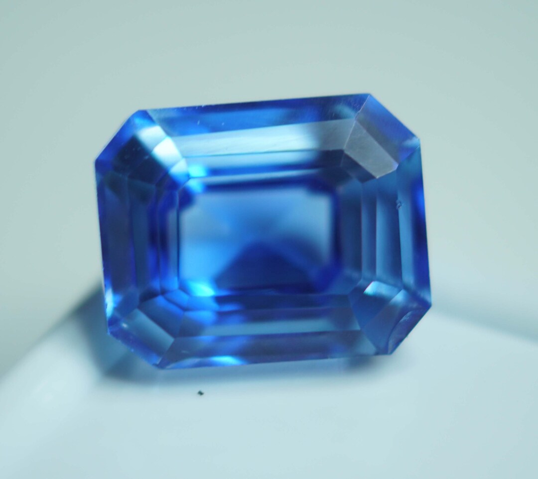 14.35 Ct Natural Pitambari Bi-color Sapphire Emerald Cut Certified ...