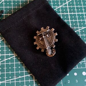 Adeptus Mechanicus Titan Pilot Pin Badge - Etsy