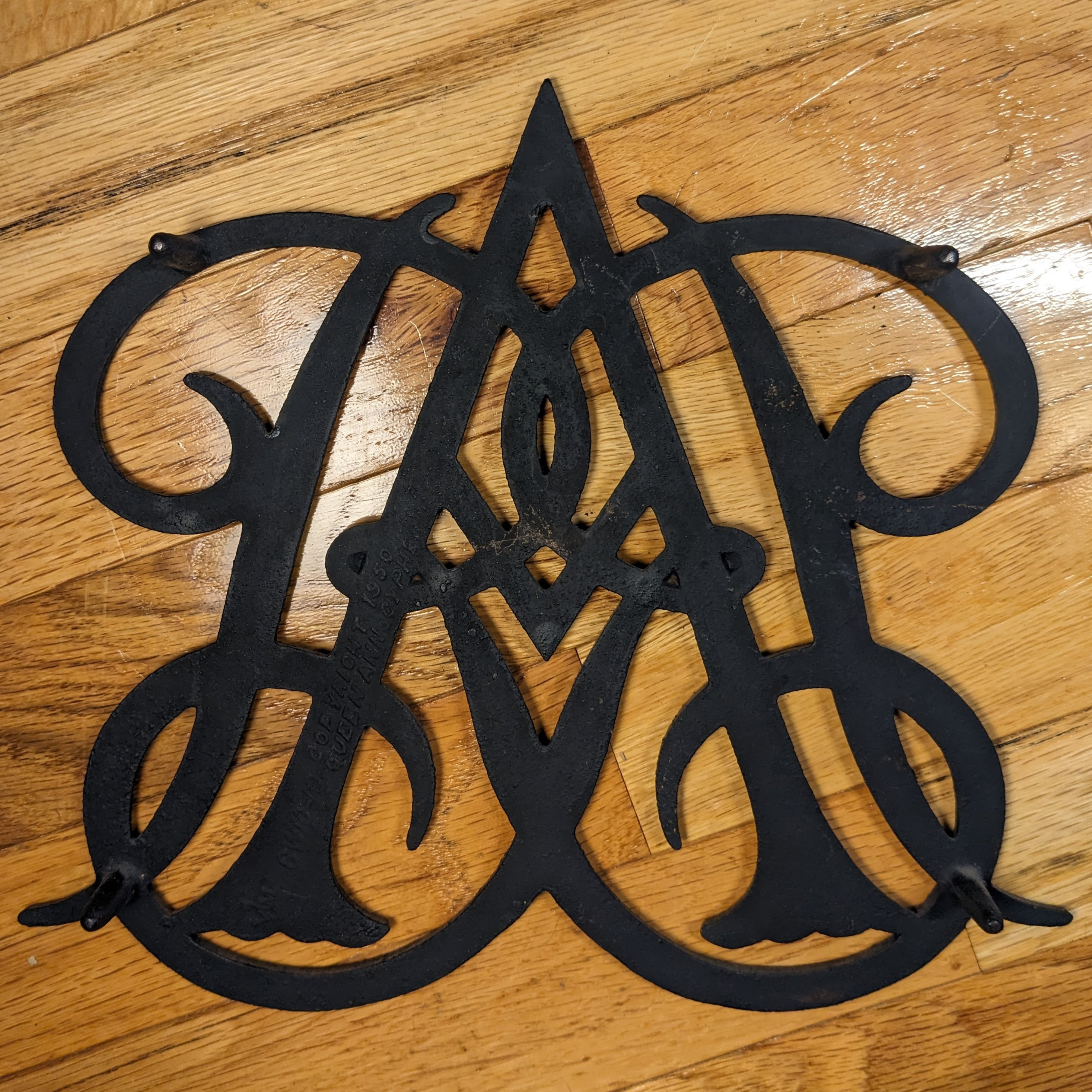 Queen Ann Cypher 1950 Cast Iron Black Vintage Footed Trivet - Etsy