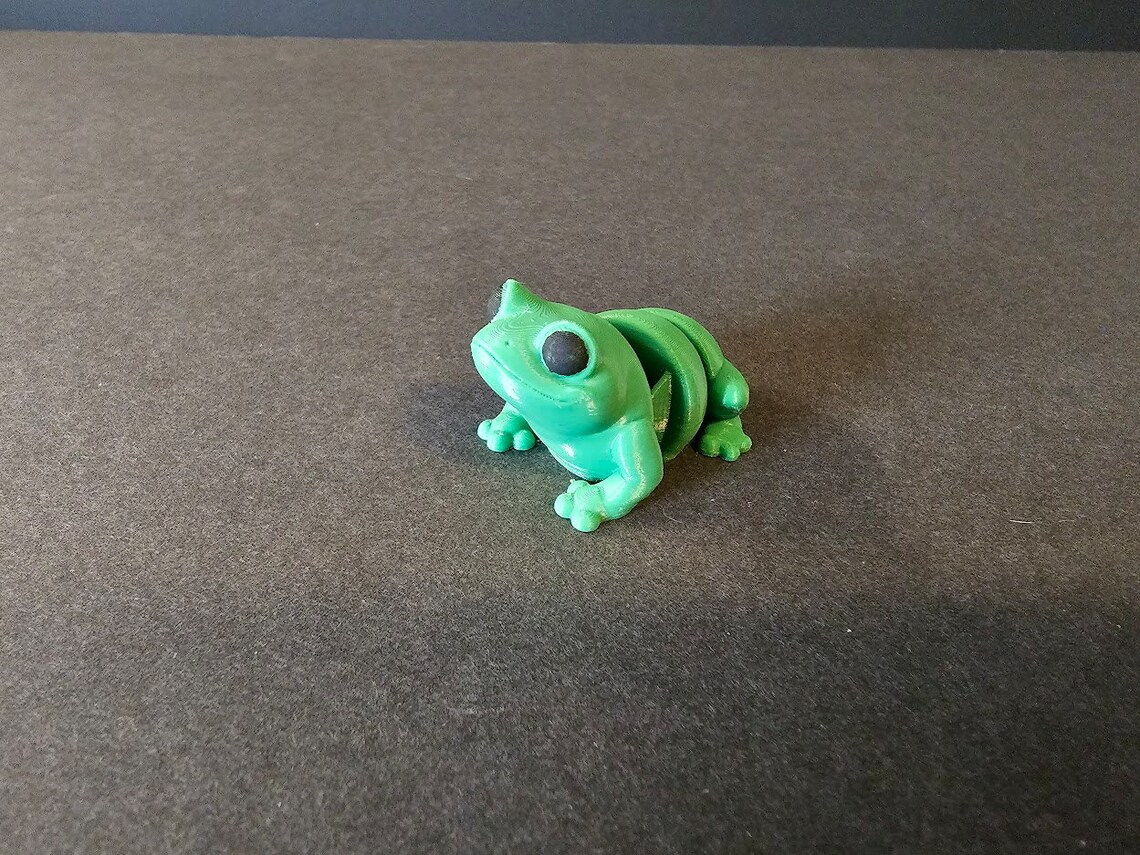 3D Printed Tiny Articulated Frog - Zou Design - Etsy