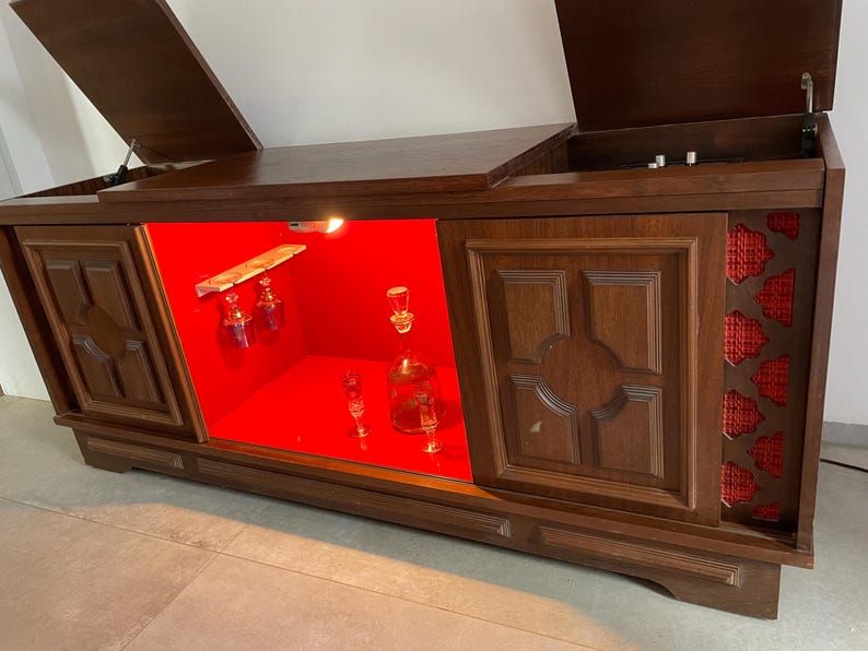 Vintage Radio and Record Player Cabinet / Vintage HI FI / Stereo ...
