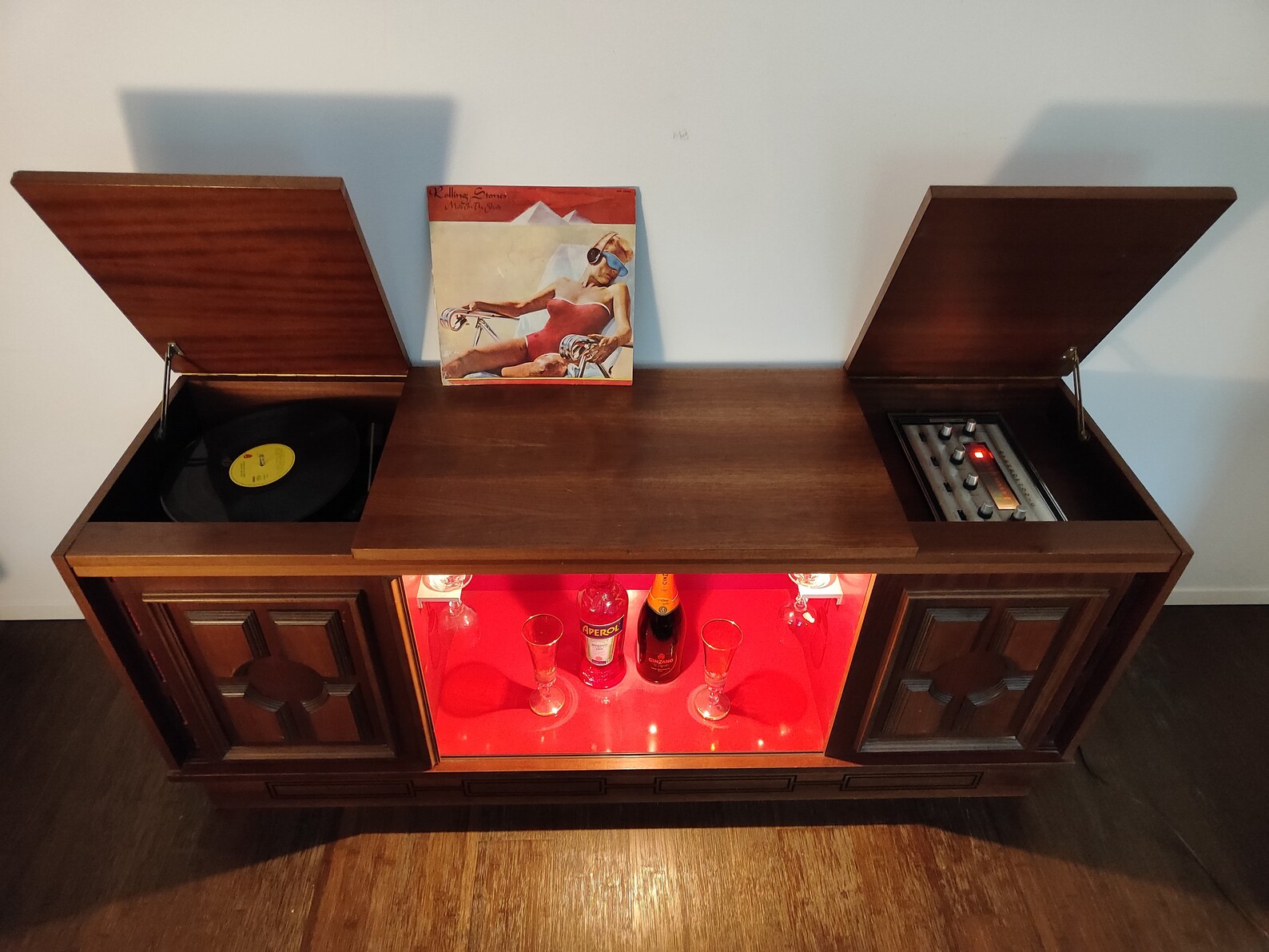 Vintage Radio and Record Player Cabinet / Vintage HI FI / Stereo ...