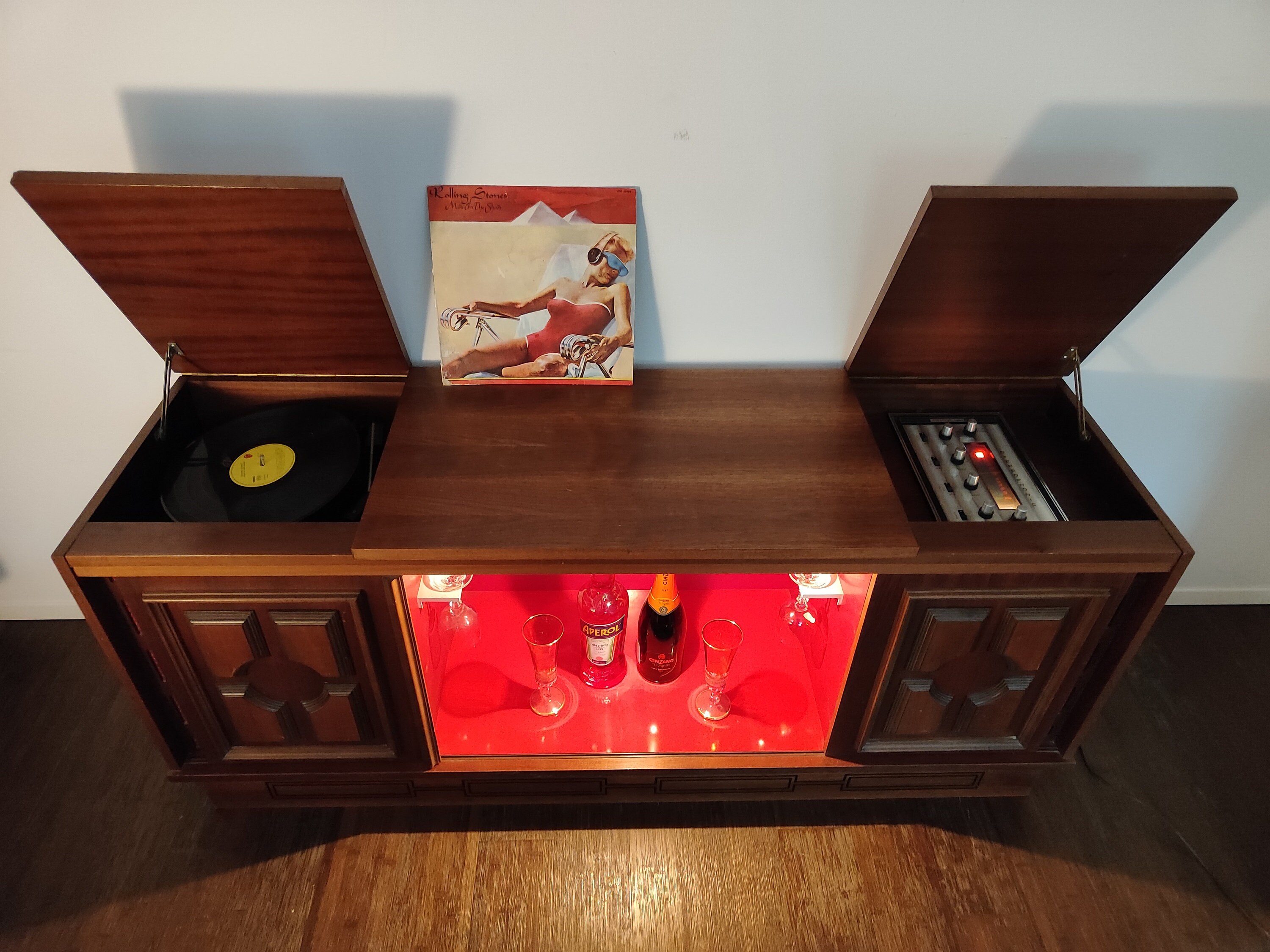 Vintage Radio and Record Player Cabinet / Vintage HI FI / Stereo ...