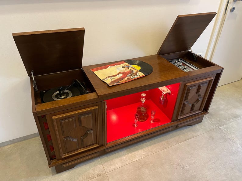 Vintage Radio and Record Player Cabinet / Vintage HI FI / Stereo ...