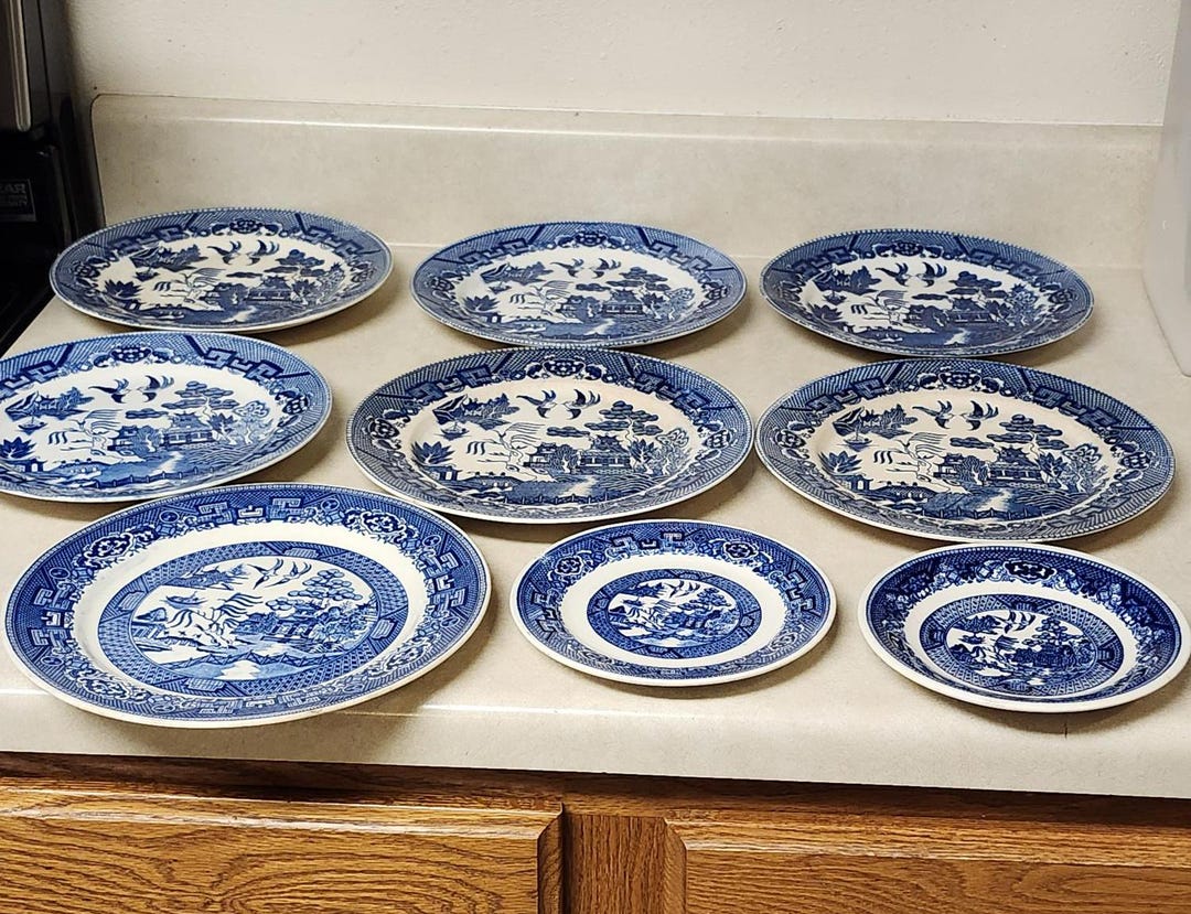 Vintage Blue & White Willow Pattern Dinner Plates Set of 6, 1 Saucer ...