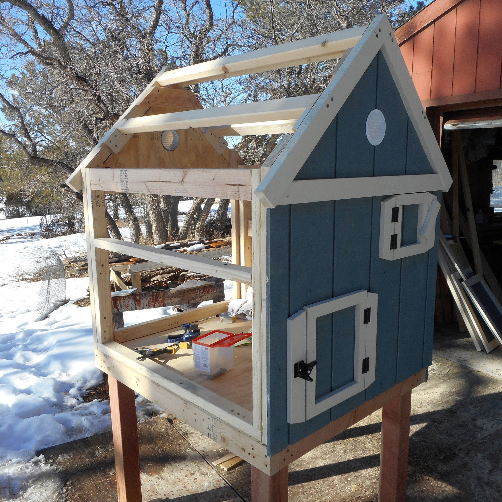 How to Build a Chicken Coop. Easy Build Plans With Instructions and ...