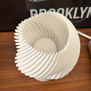 FLOURISH LAMP | STL 3MF 3D Printing Files, Small Wavy Table Lamp ...