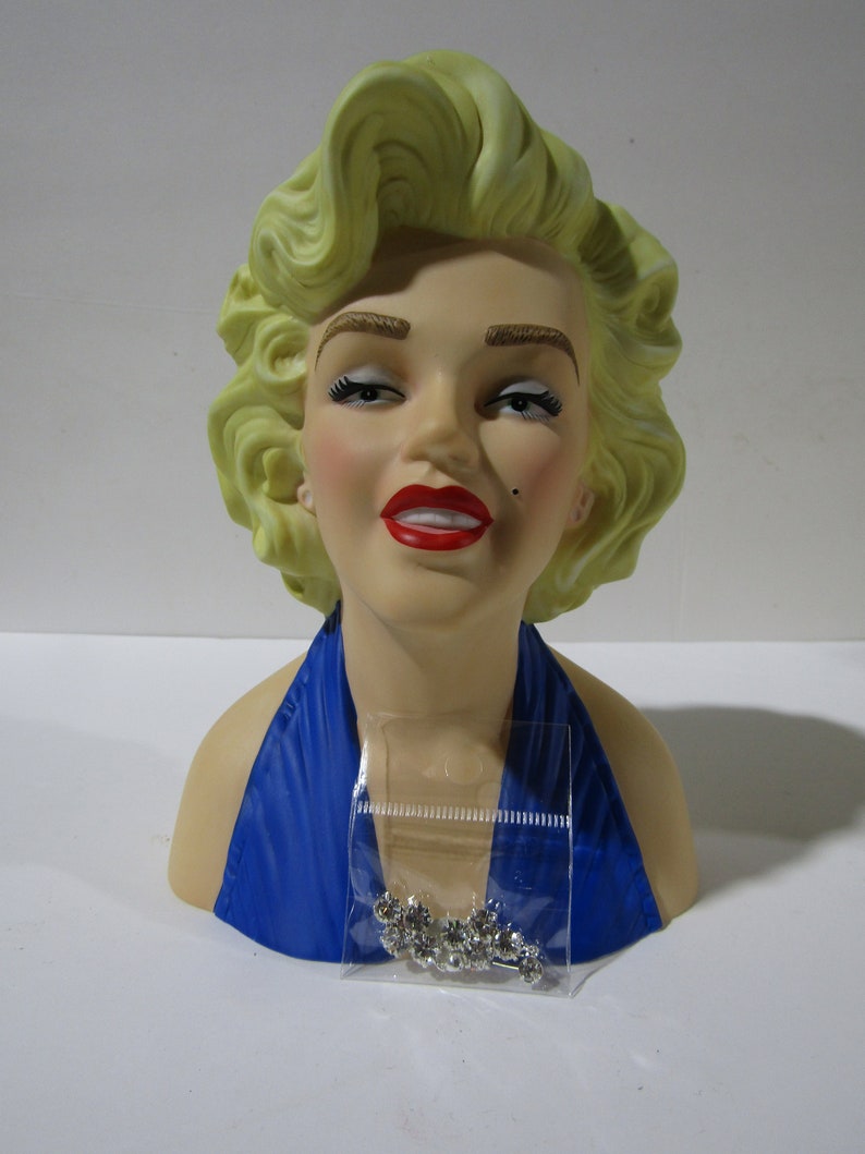 Your Choice of 1 Vase - Red, Blue and Black 7 Inch Licensed Marilyn ...