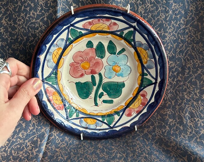 Vintage Floral Rustic Wall Plate - Mediterranean Style Colourful Flower ...