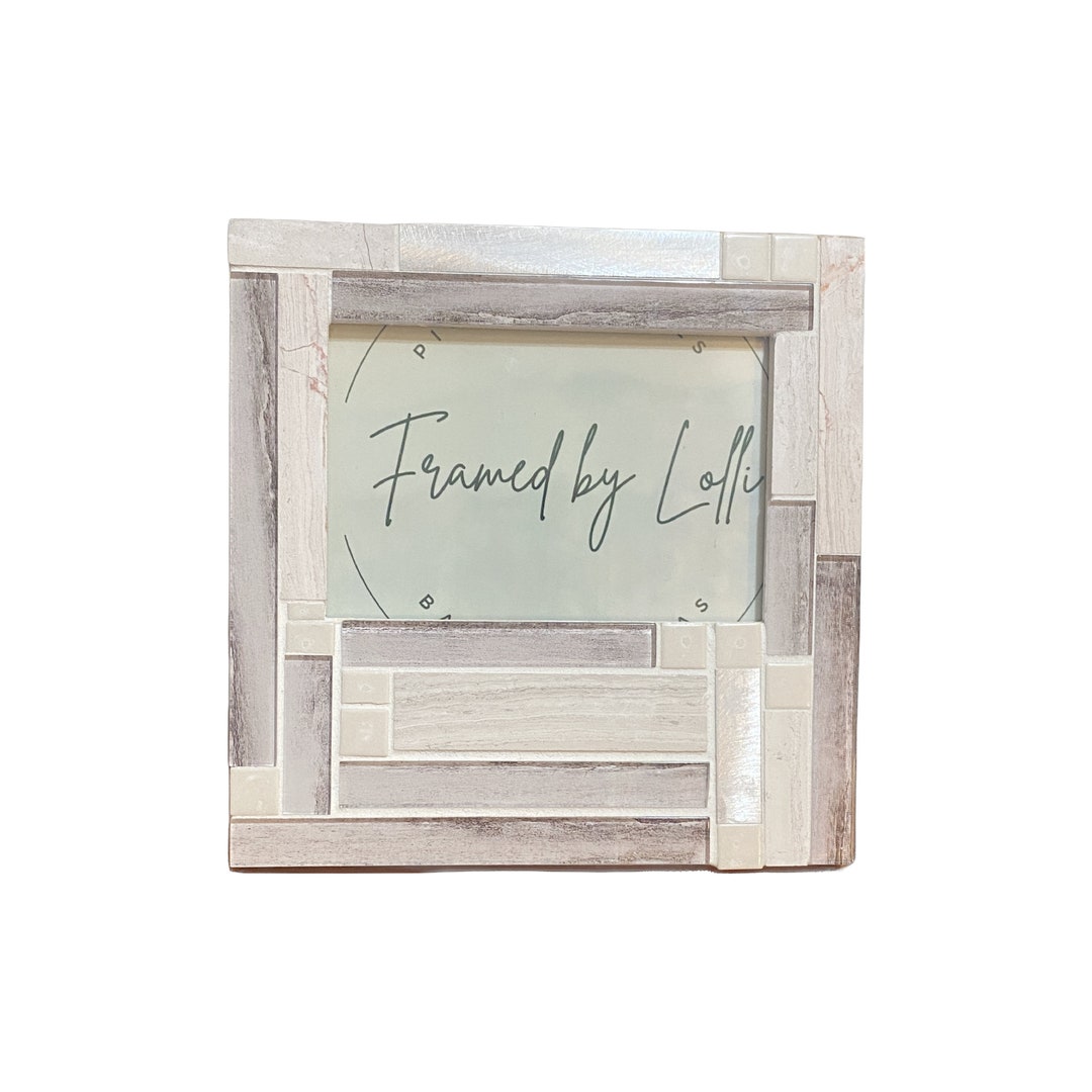 One-of-a-kind 4x6 Picture Frame With Backsplash Detailing - Etsy