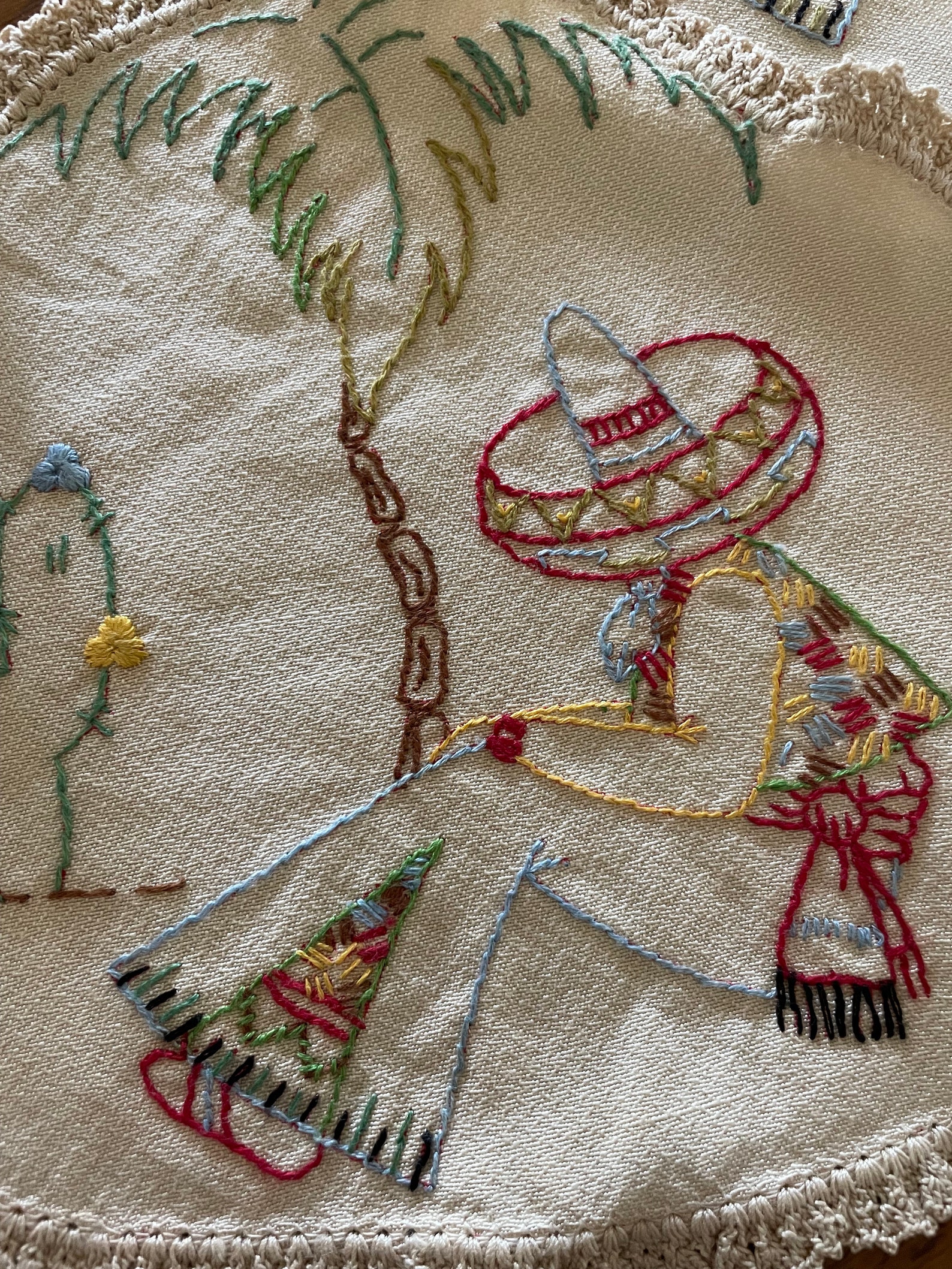 SLEEPING MEXICAN Vintage Hand Stitched Three Piece Duchess/ Doily Set ...