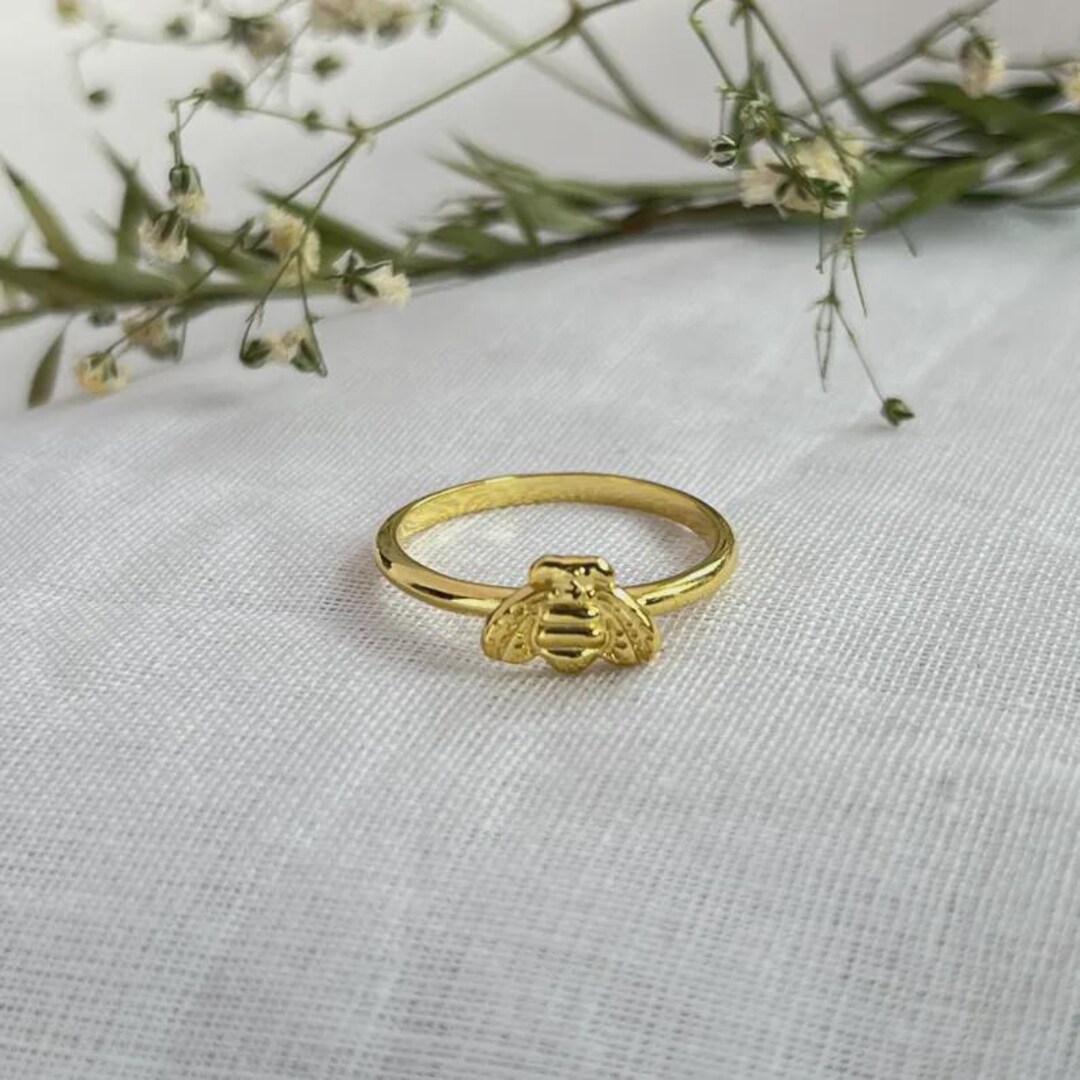 Honey Bee Signet Ring | Queen Bee Ring | Bumble Bee Ring | Bee Engraved ...