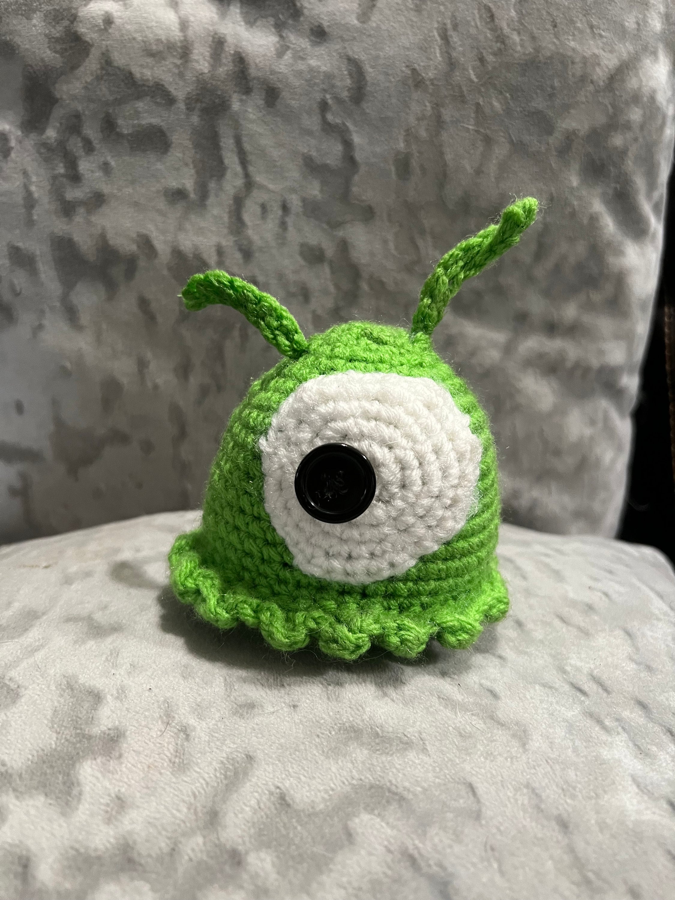Handmade Amigurumi Futurama Brain Slug Plushy/doll - Etsy