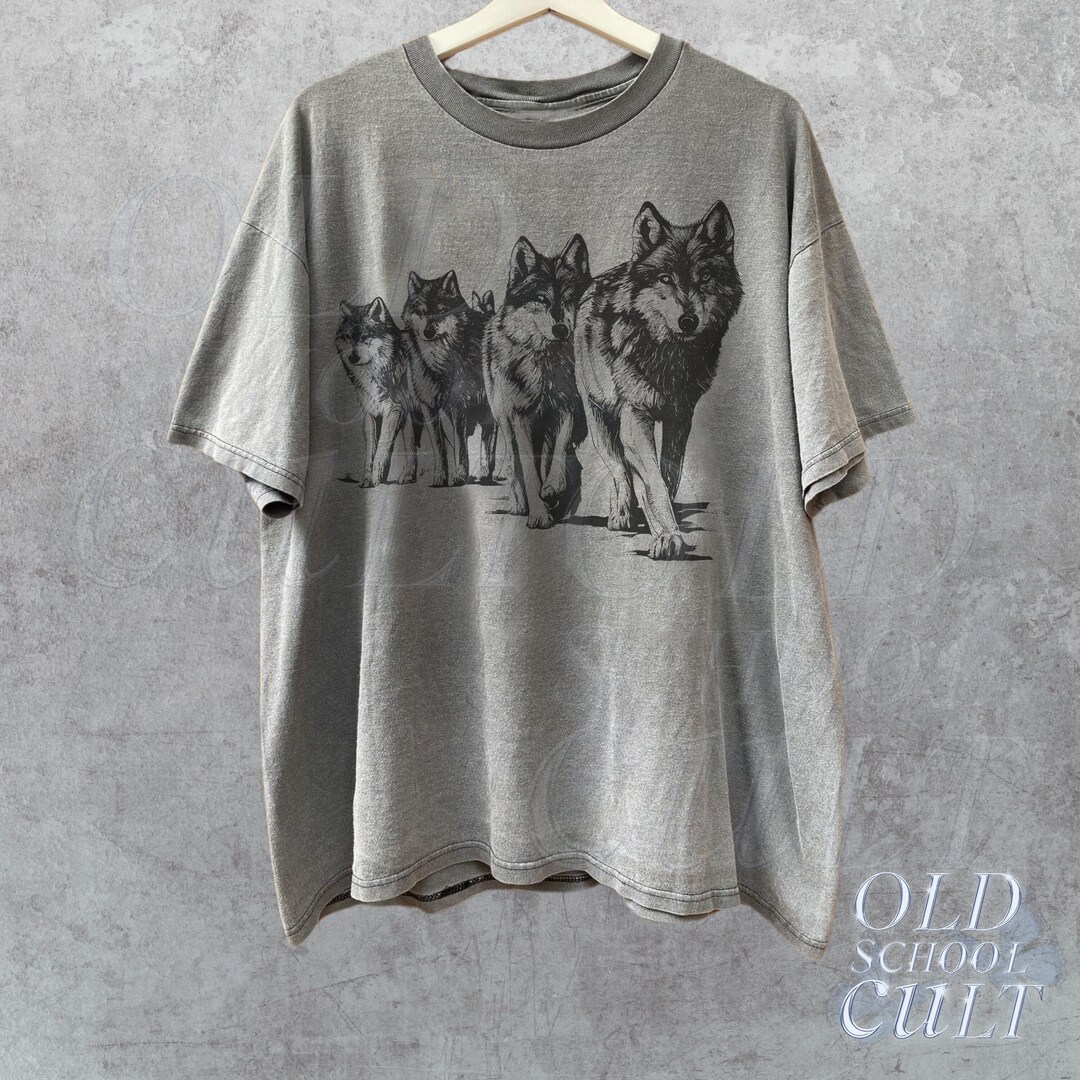 Vintage Wolf 90s Graphic Shirt, Wolf Lovers Retro Tee, 2000s Nature ...