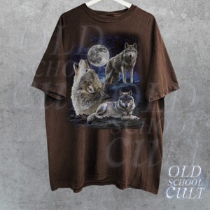 Three Wolves Howling Vintage Graphic T-shirts, Retro Wolf 90s Moon ...