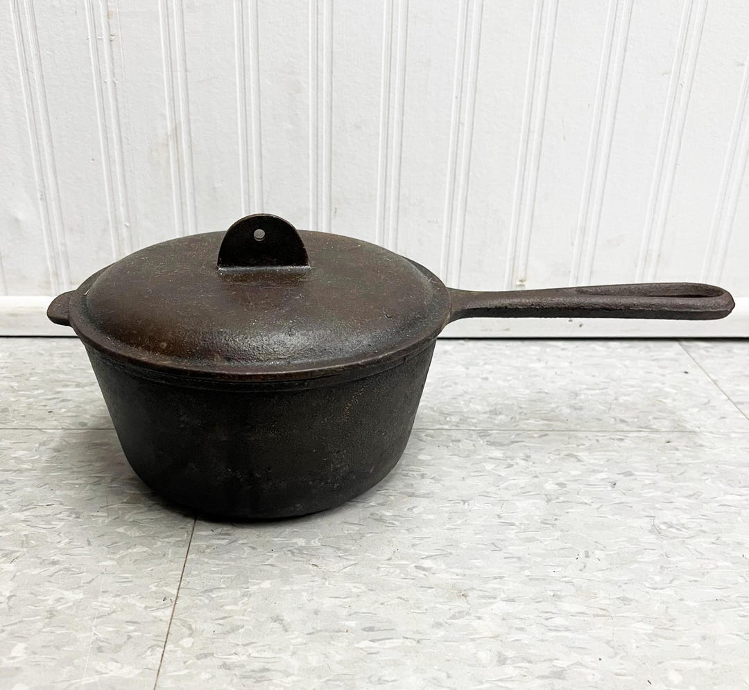 Heavy Antique Cast Iron Pan Stew Pot Vintage 2 Quart Sauce Pot With Lid ...