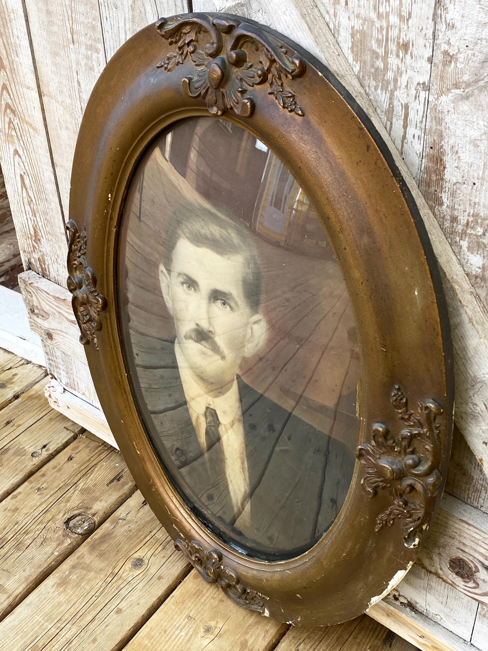 RARE 1800's Antique Oval Frame With Convex Bubble Glass and Portrait of ...