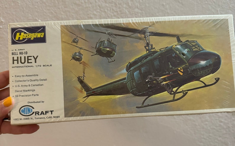 Hasegawa: Vintage / Bell UH-1D Huey US Army Helicopter Vietnam 1/72 - Etsy