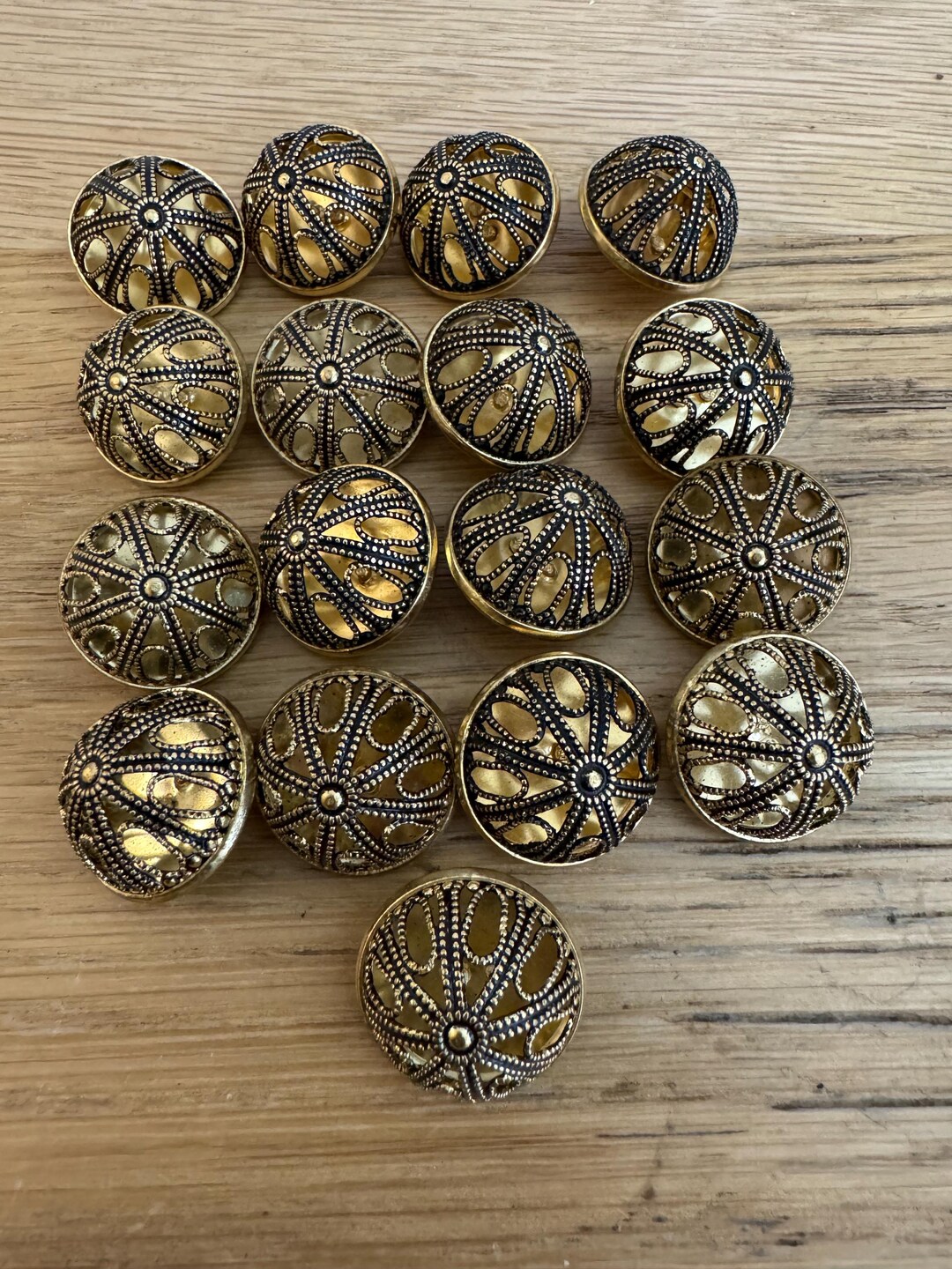17 Vintage Filigree Dome Brass Buttons - Etsy