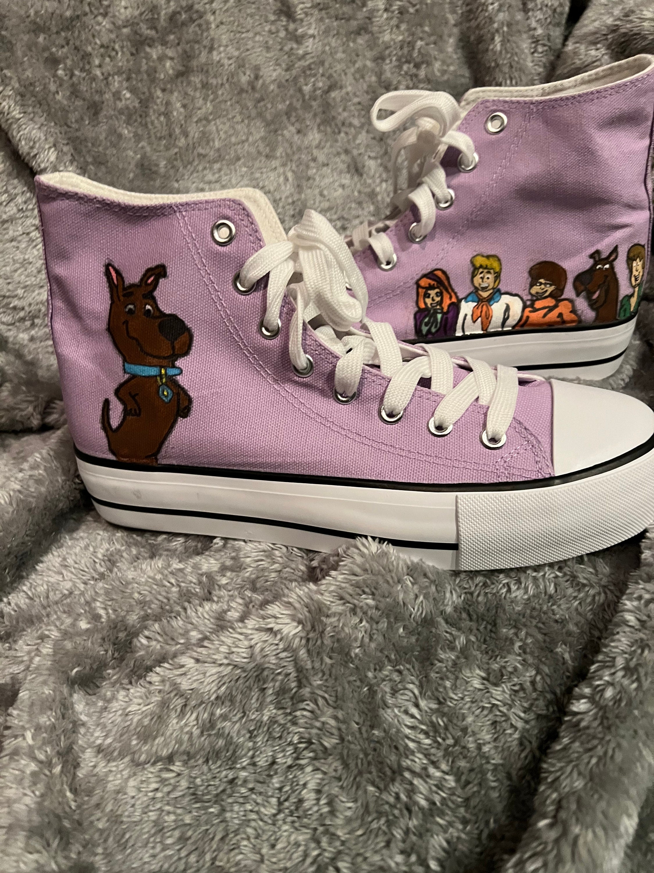 Hand Painted Scooby Doo and Gang Shoes - Etsy