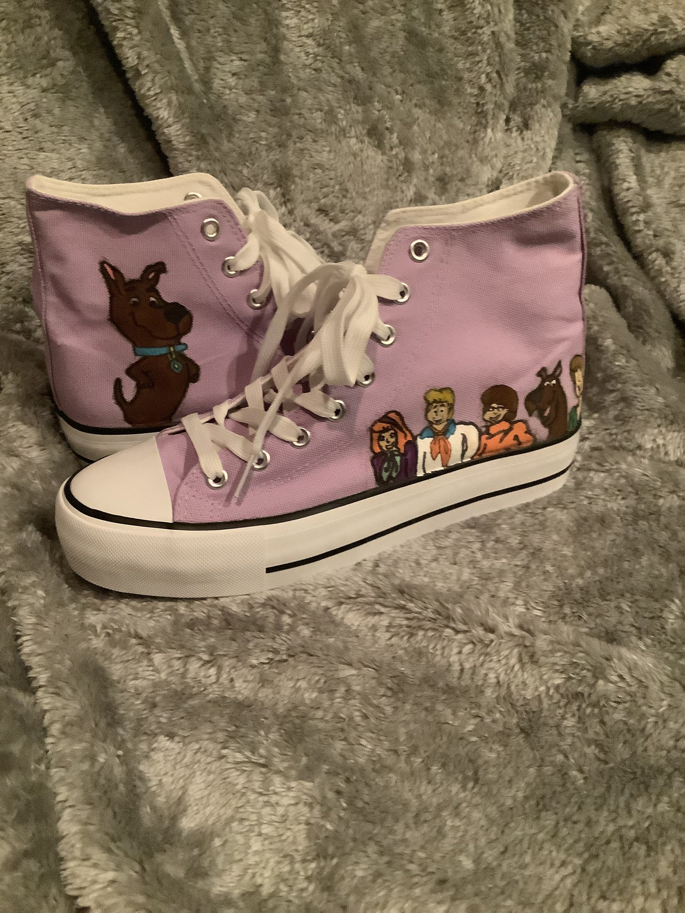 Hand Painted Scooby Doo and Gang Shoes - Etsy