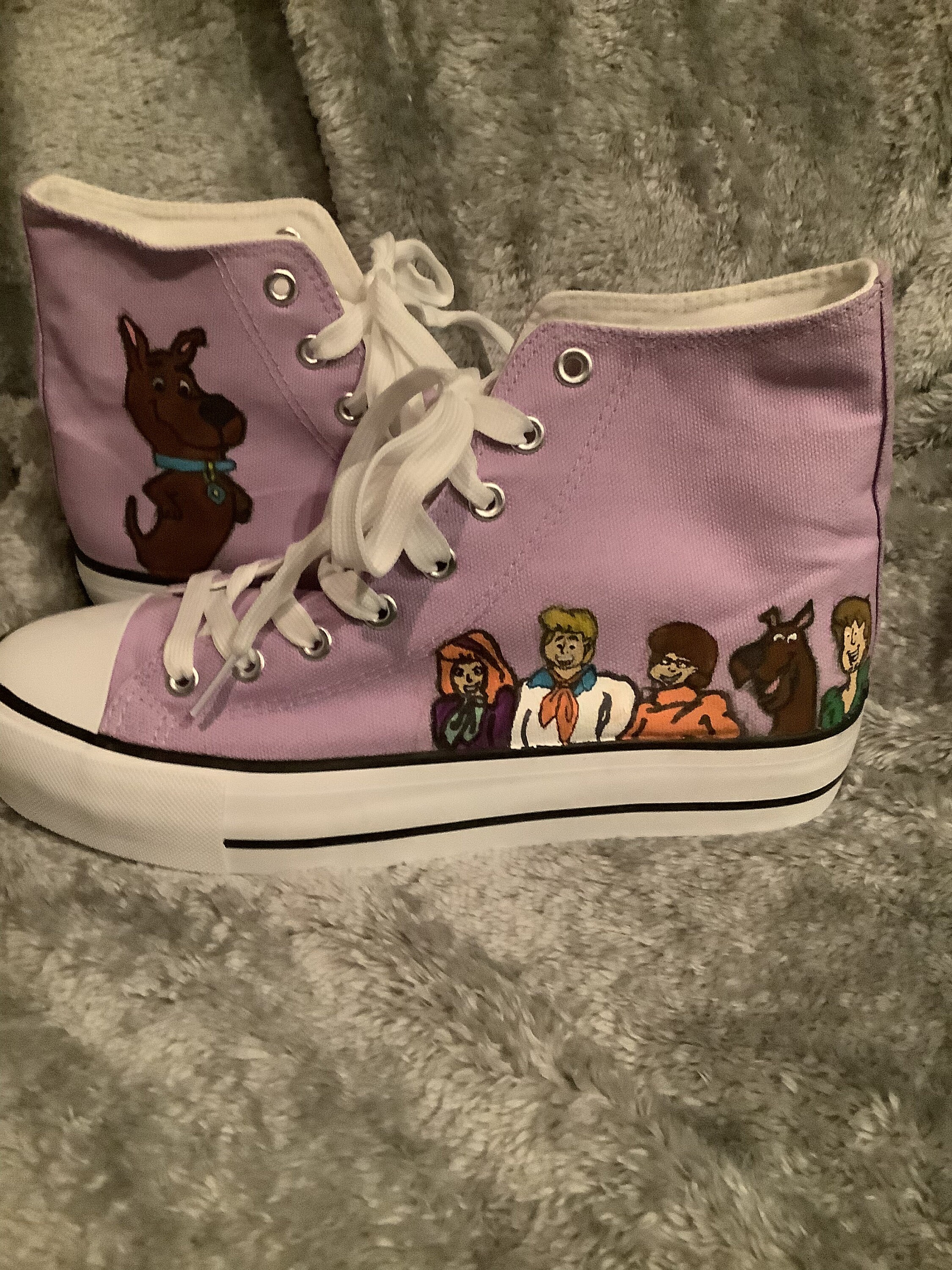 Hand Painted Scooby Doo and Gang Shoes - Etsy