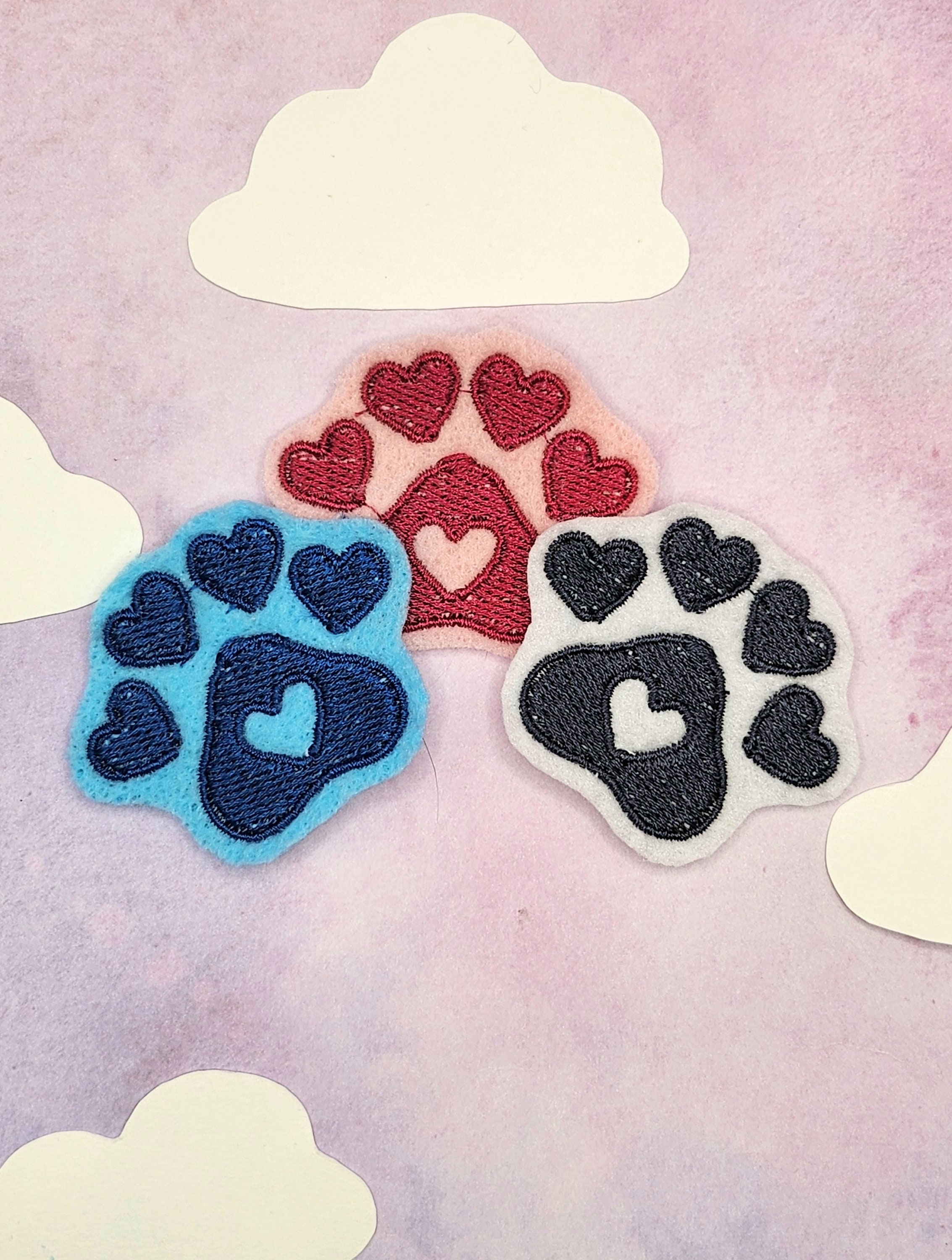 Pet Paw Cat or Dog Heart Embroidery Patch Iron-on Animal Pawprint ...
