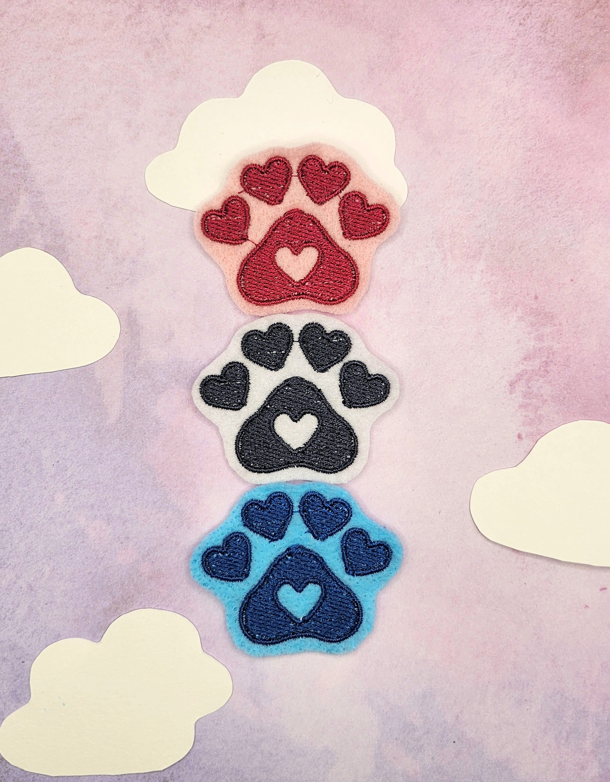 Pet Paw Cat or Dog Heart Embroidery Patch Iron-on Animal Pawprint ...