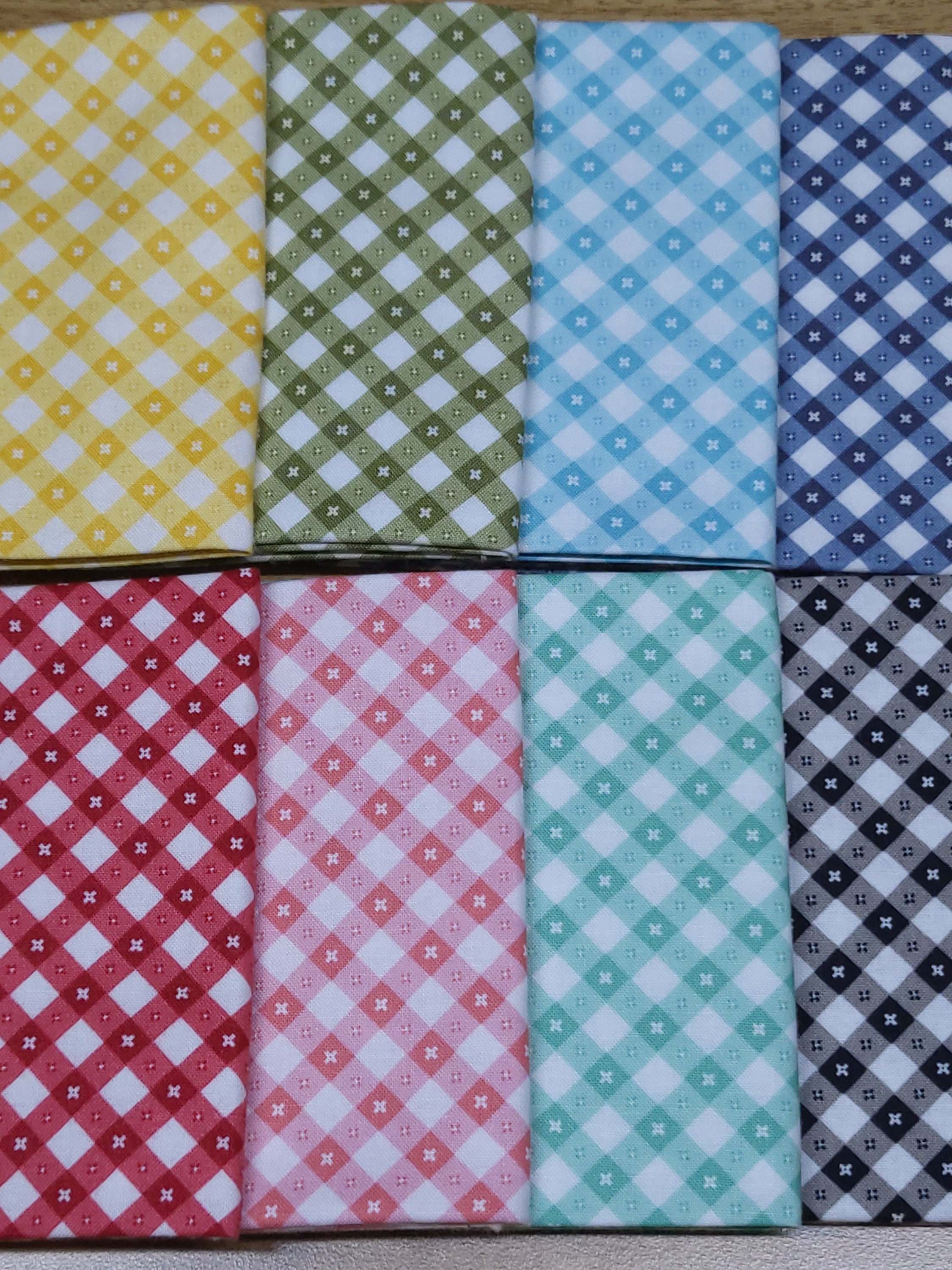 Poppie Cotton Gingham Picnic 8 Piece Fat Quarter Bundle Farmhouse ...