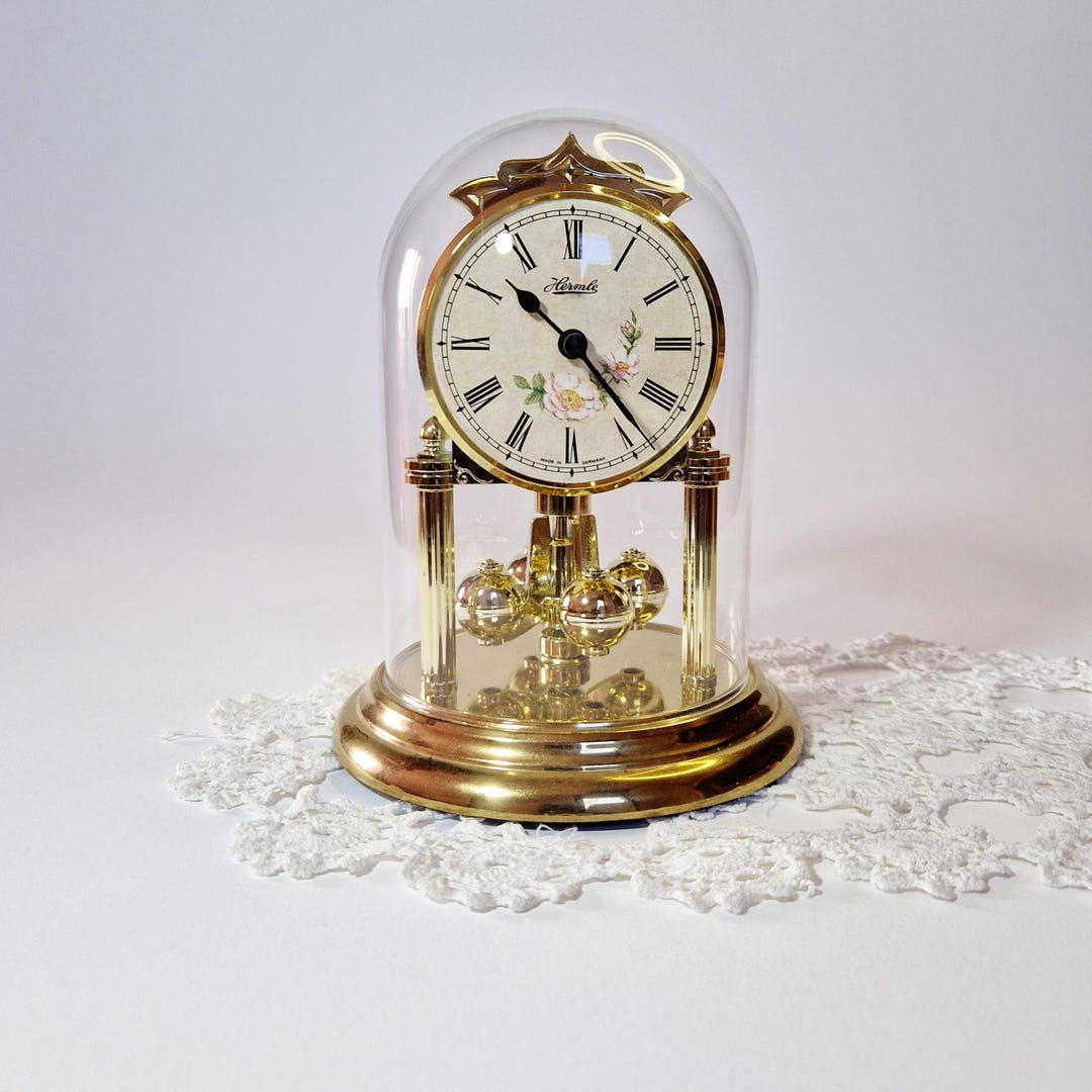 Vintage Decorative Table Clock Retro Gold Clock With Spinning Globes ...
