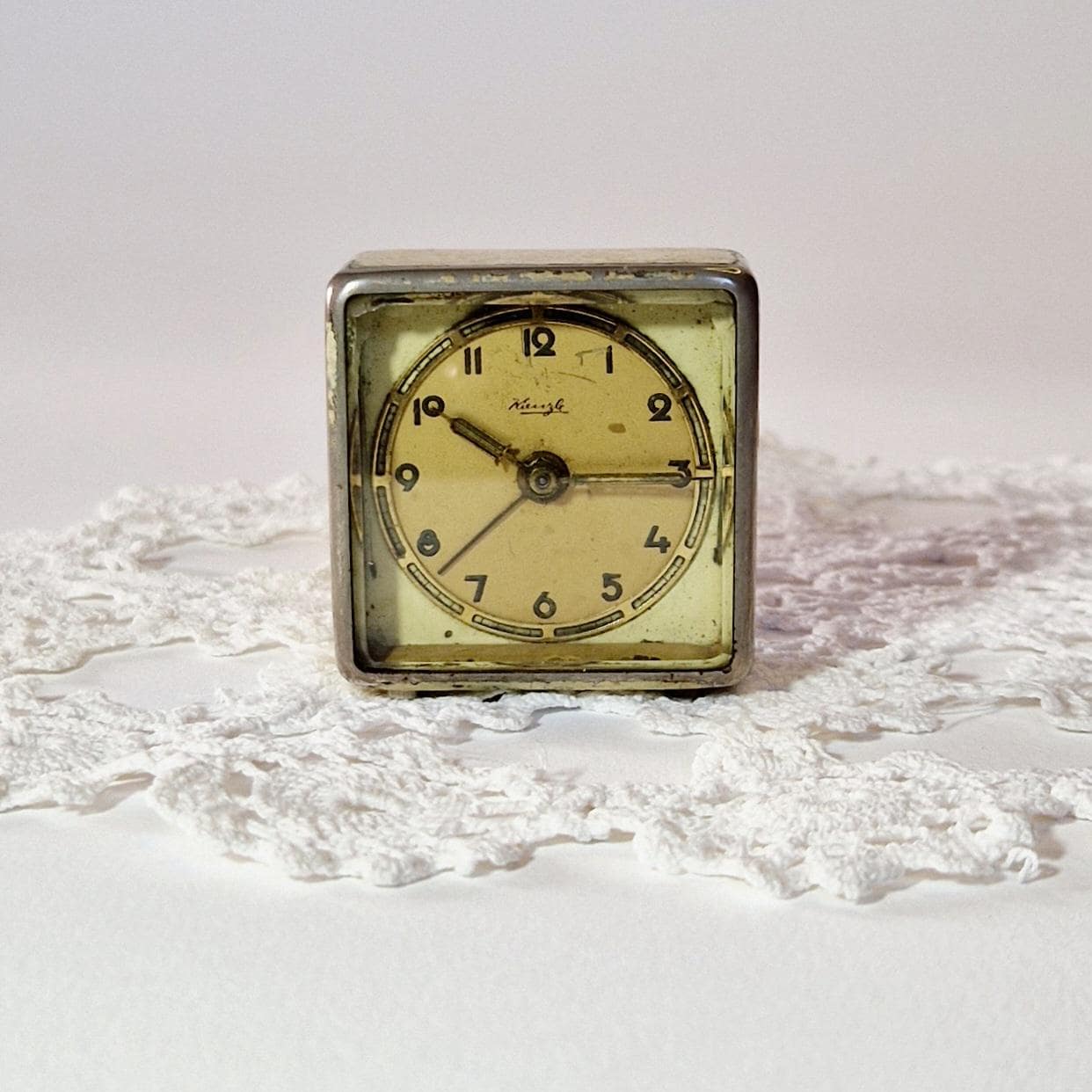 Vintage Mini Collectible Table Clocks Antique Clocks Vintage Miniature ...