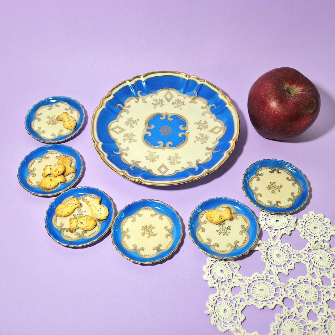 Antique Style Small Plates With a Platter Vintage Oscar Schlegelmilch ...