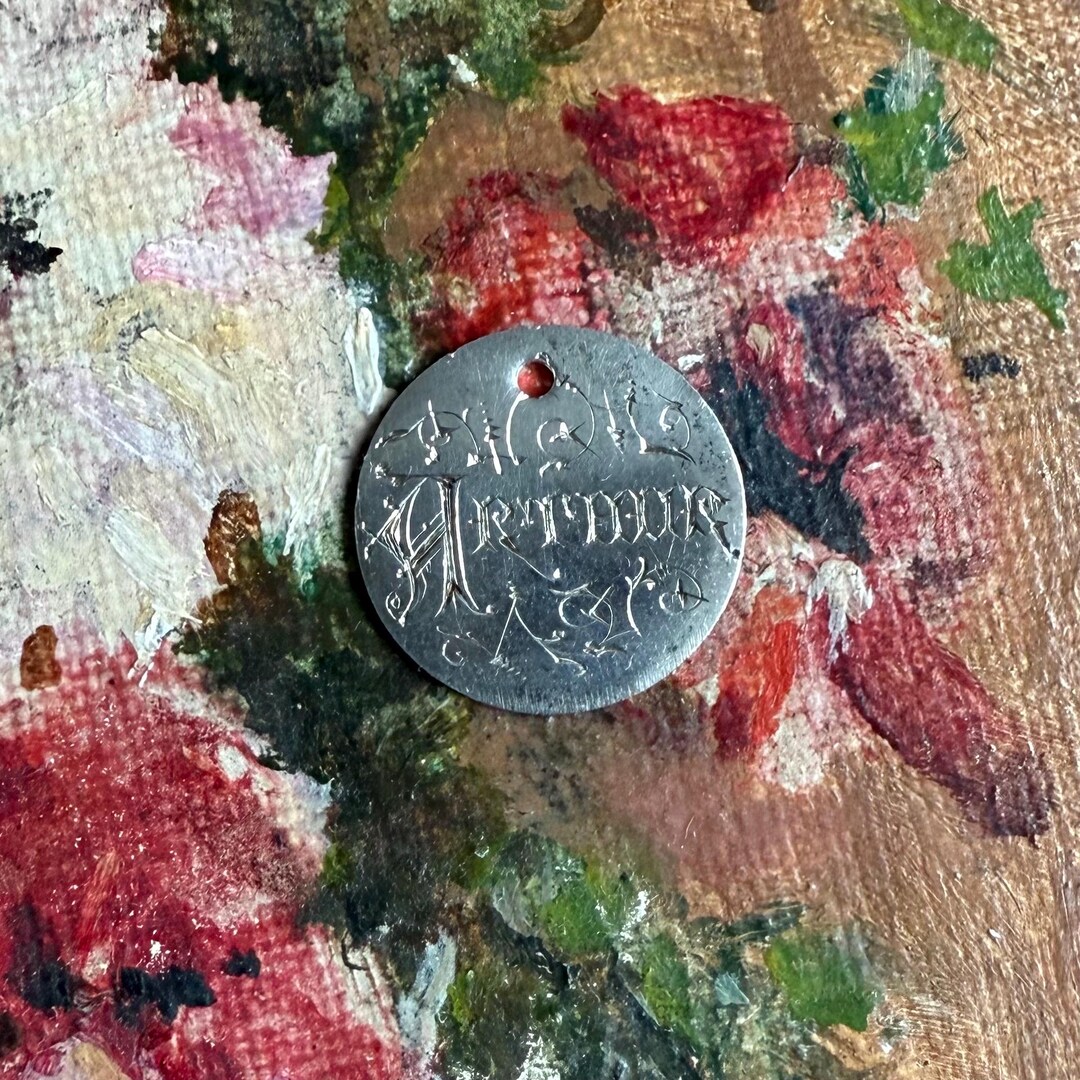 Victorian Arthur Love Token Charm - Etsy