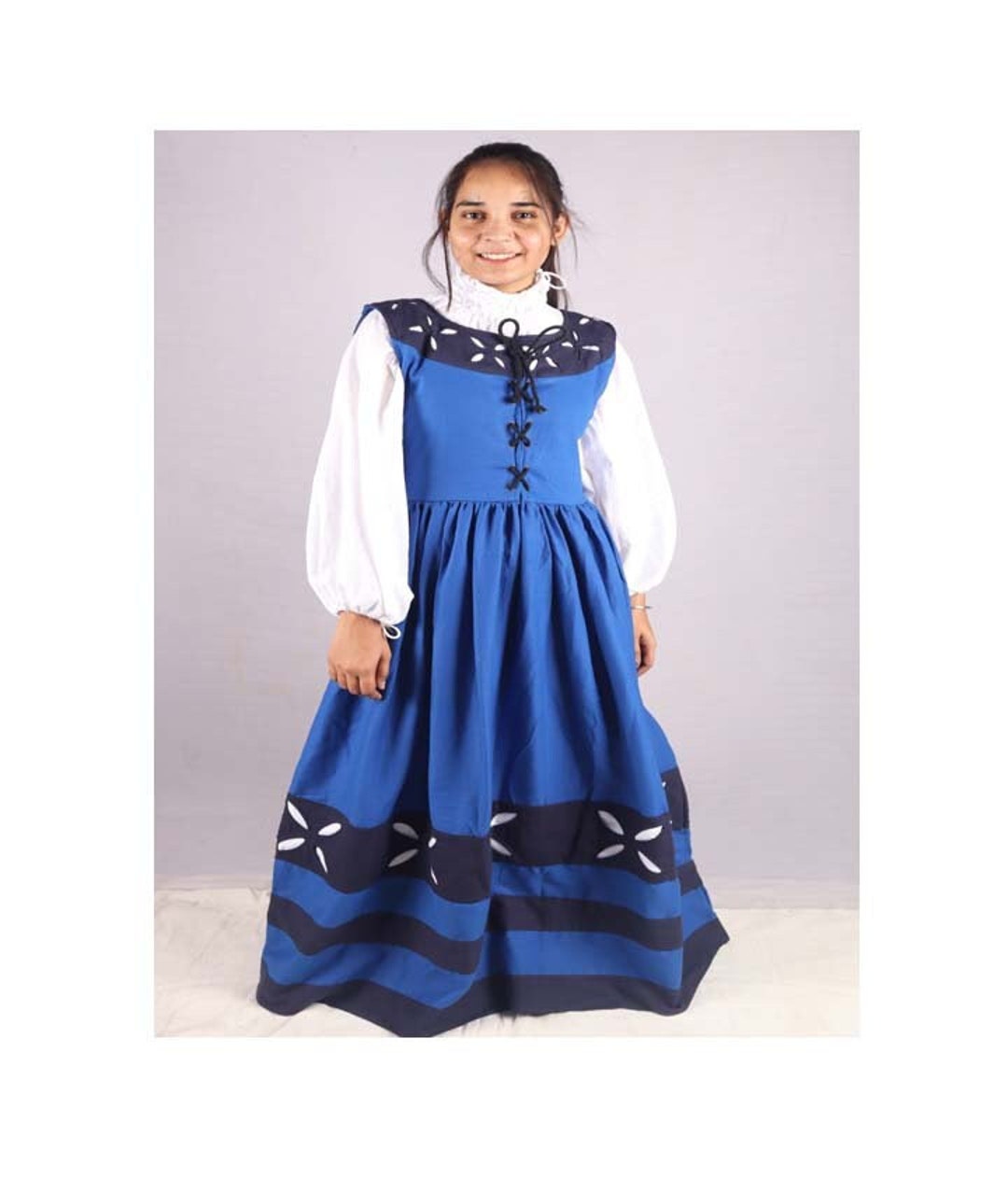 Halloween Women's Gown for Female With Chemise of 16th Century ...